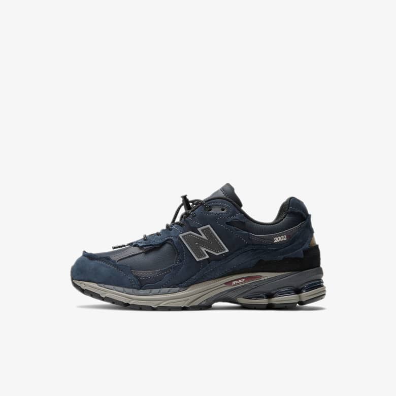 NEW BALANCE 2002 REFINED FUTURE - REGISTER NOW | END. (GB)