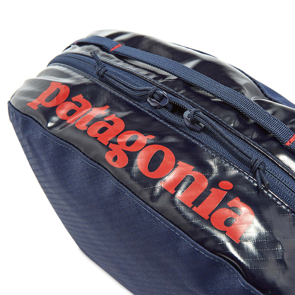 Patagonia Black Hole Cube - Medium 6L Classic Navy | END. (KR)
