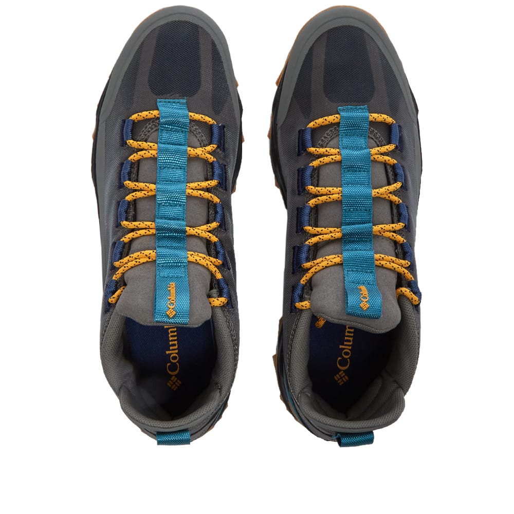 Columbia Flow™ Borough Low Charcoal Golden Yellow | END. (UK)