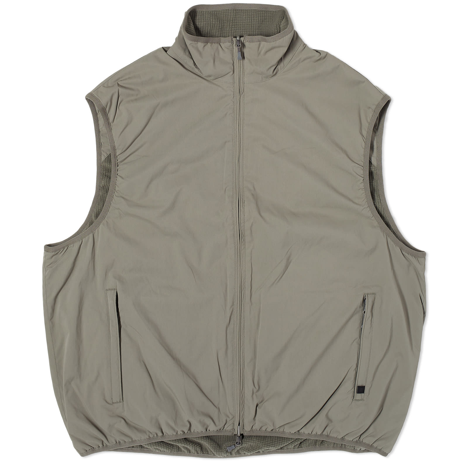 DAIWA Tech Reversible Stand Vest Wolf Grey | END.