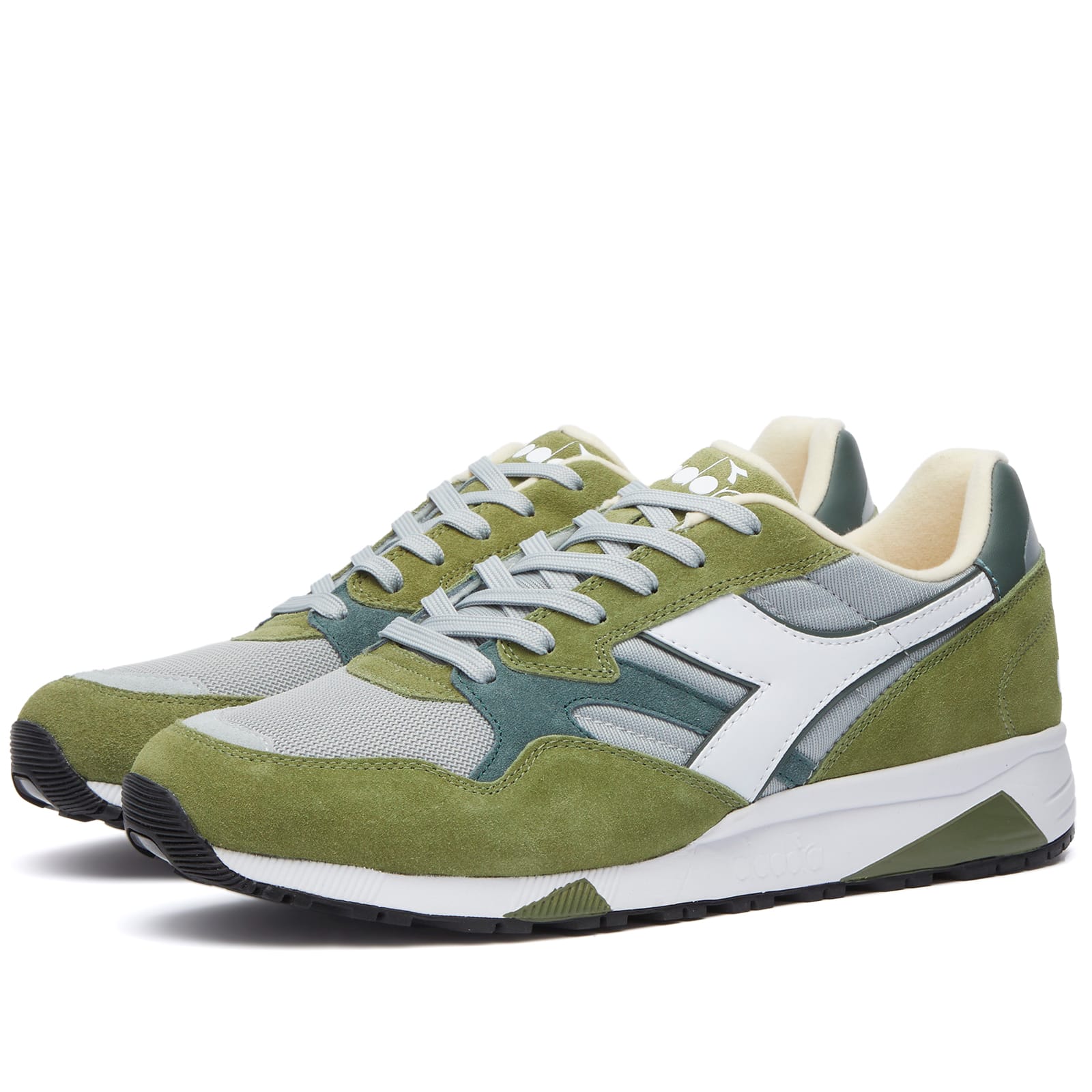 Diadora N902 White & Sphagnum | END.