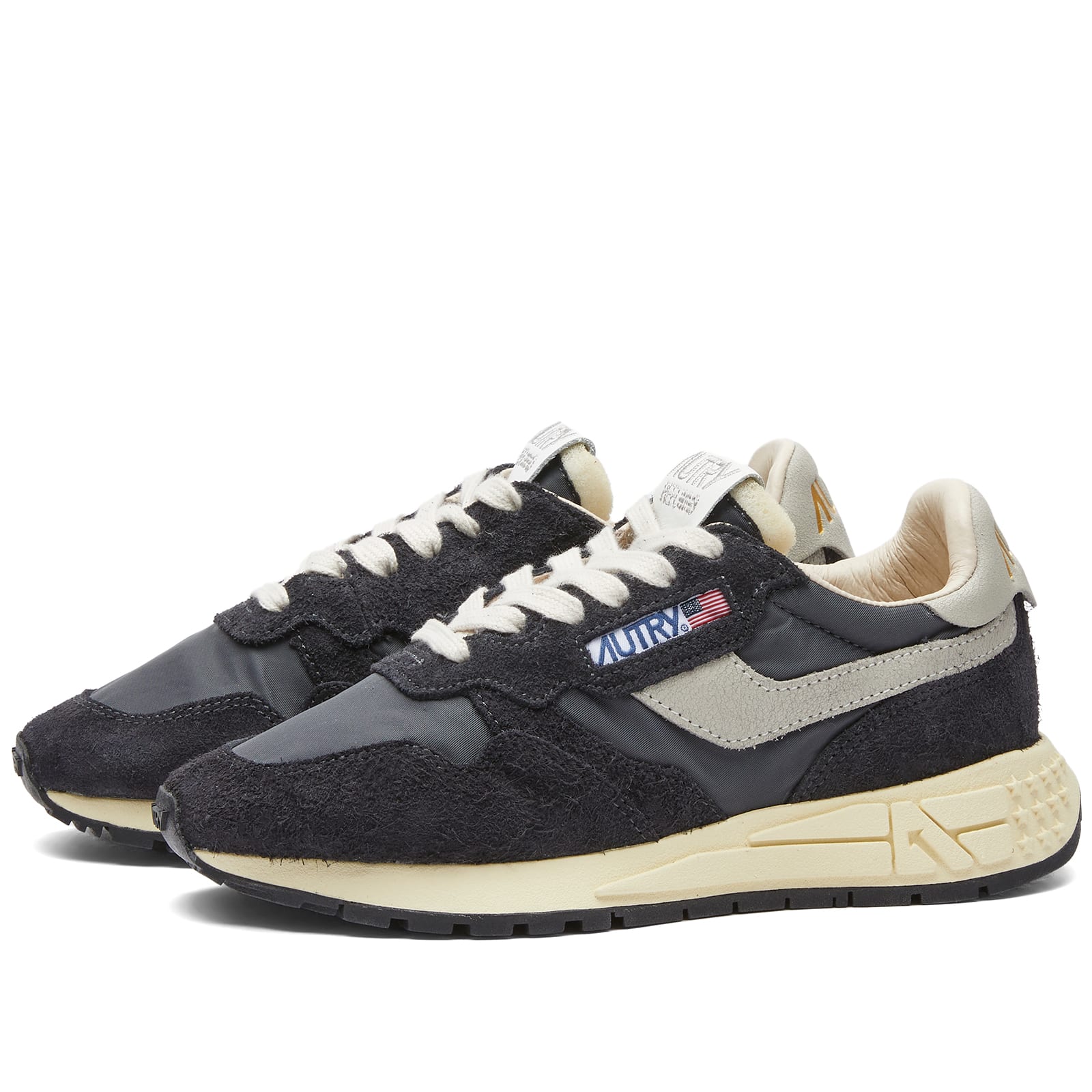 Autry Whirlwind Low Runner Sneaker Black | END.