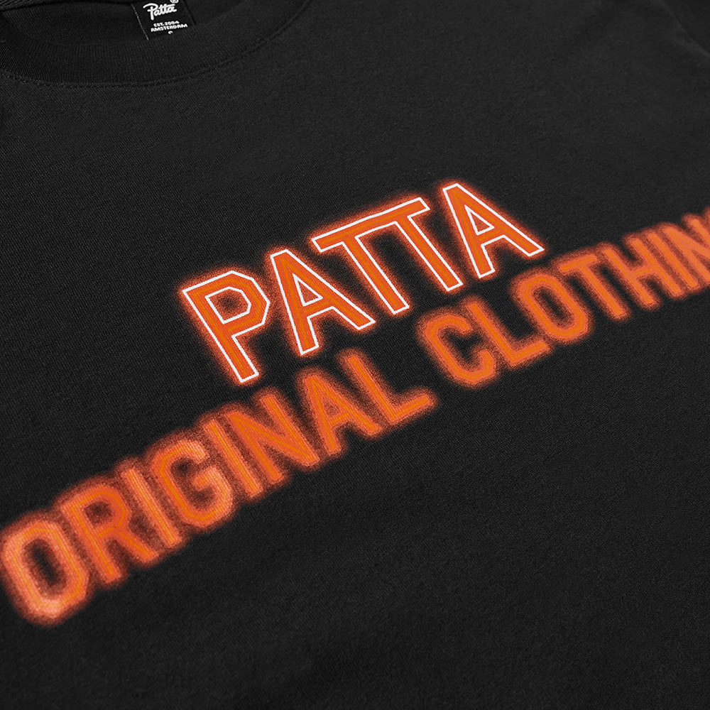 Patta Neon Logo Tee Black | END. (ES)