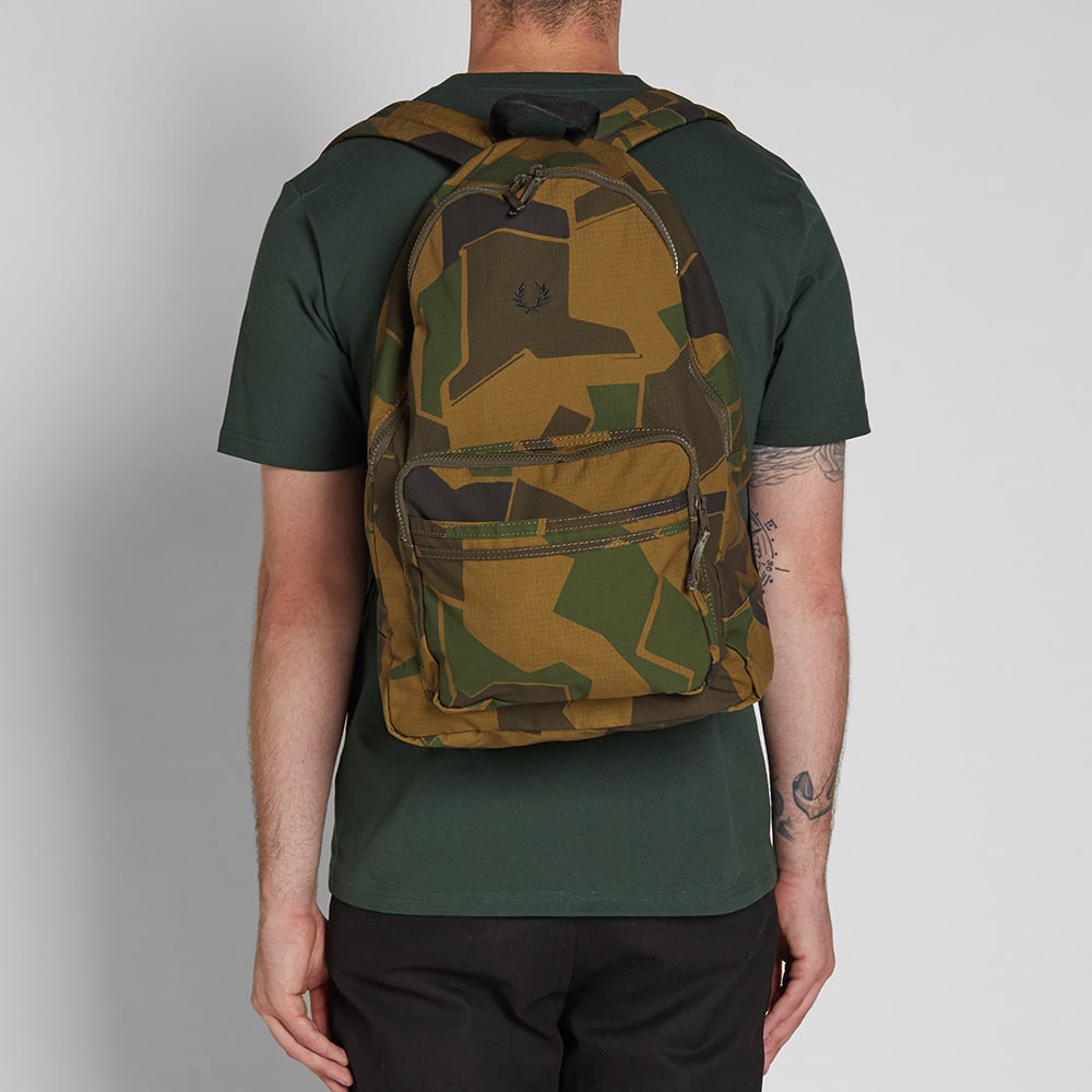 Fred Perry Arktis Backpack Woodland Camo | END. (BE)
