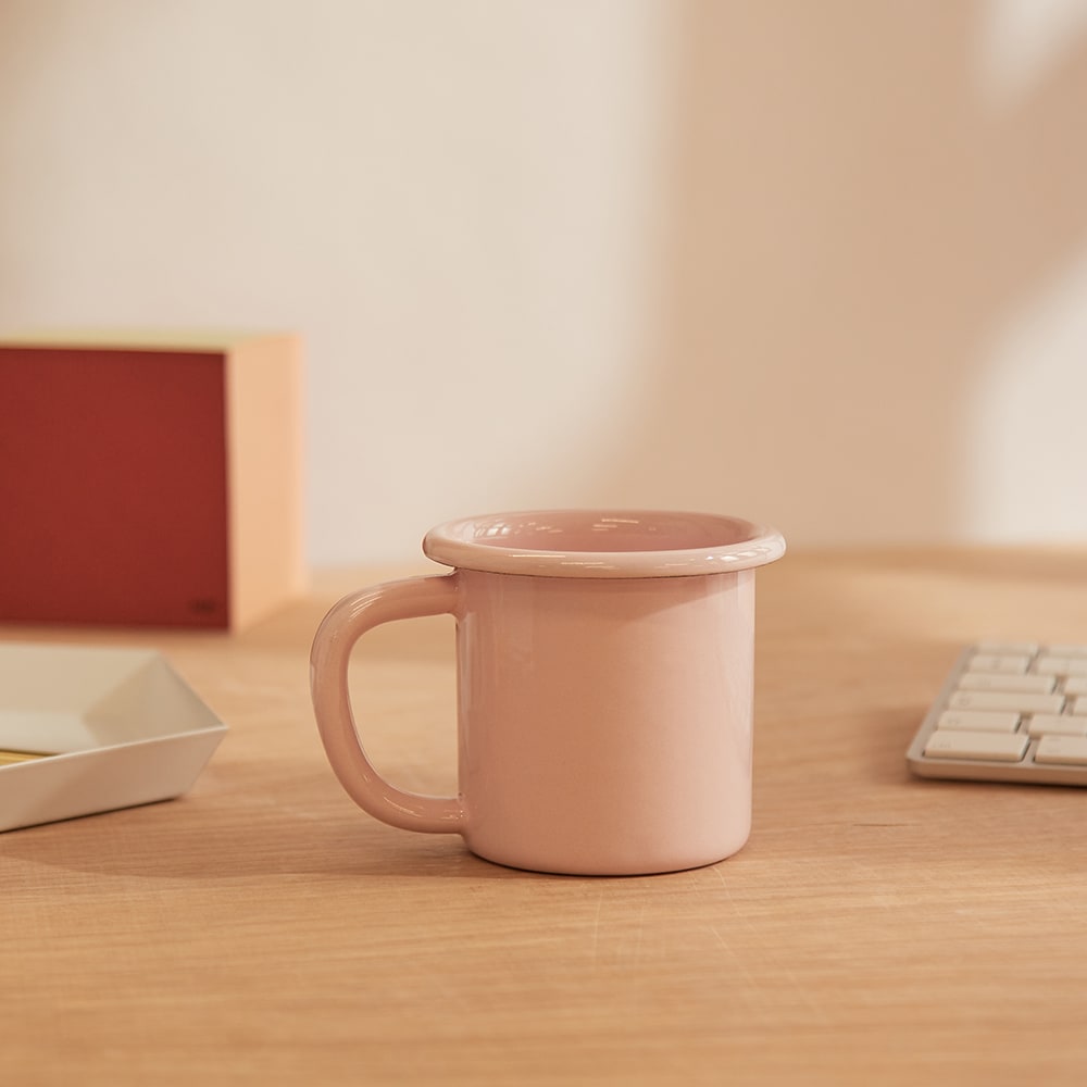 HAY Enamel Mug Soft Pink | END.