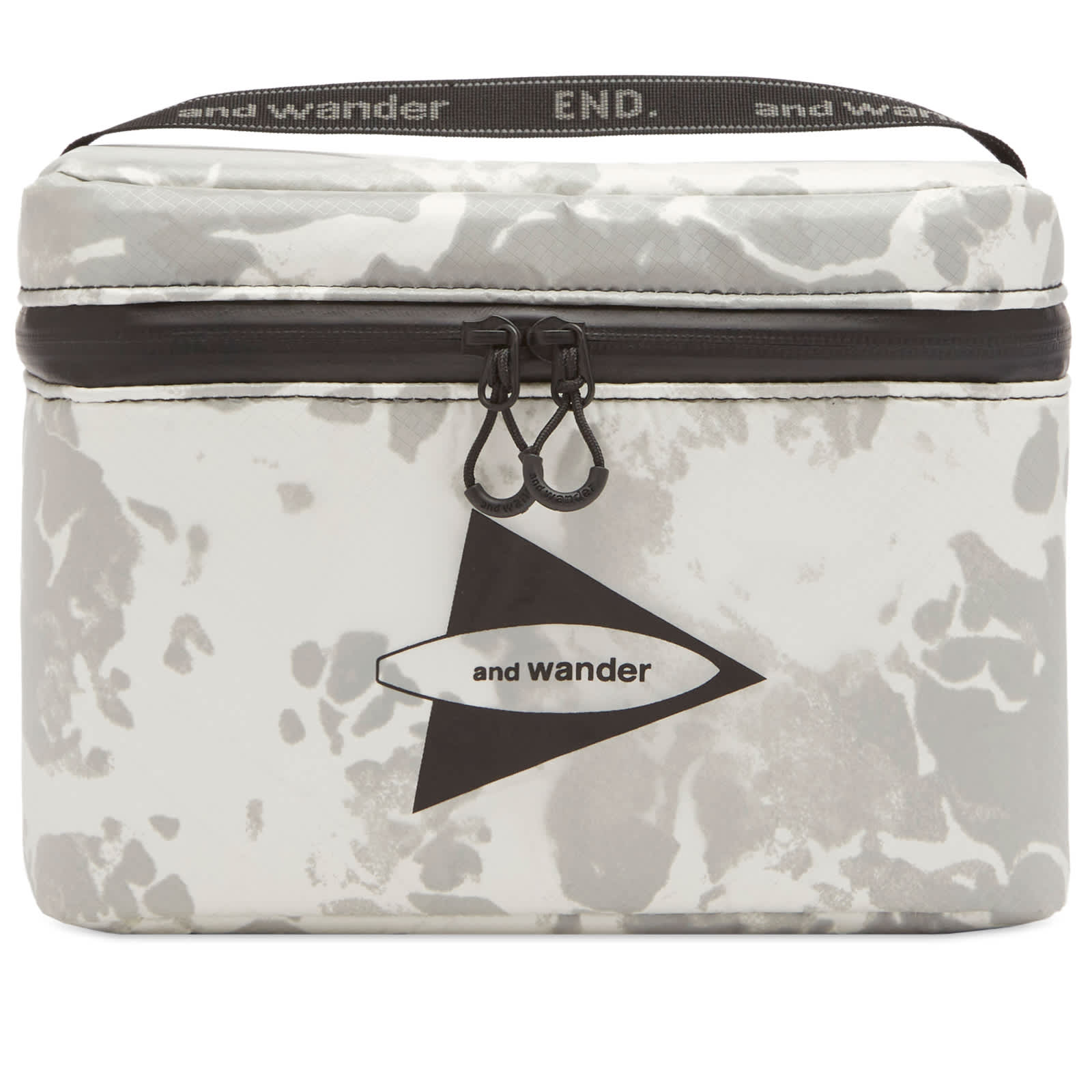 END. x and wander Cooler Box L.Grey | END. (GB)