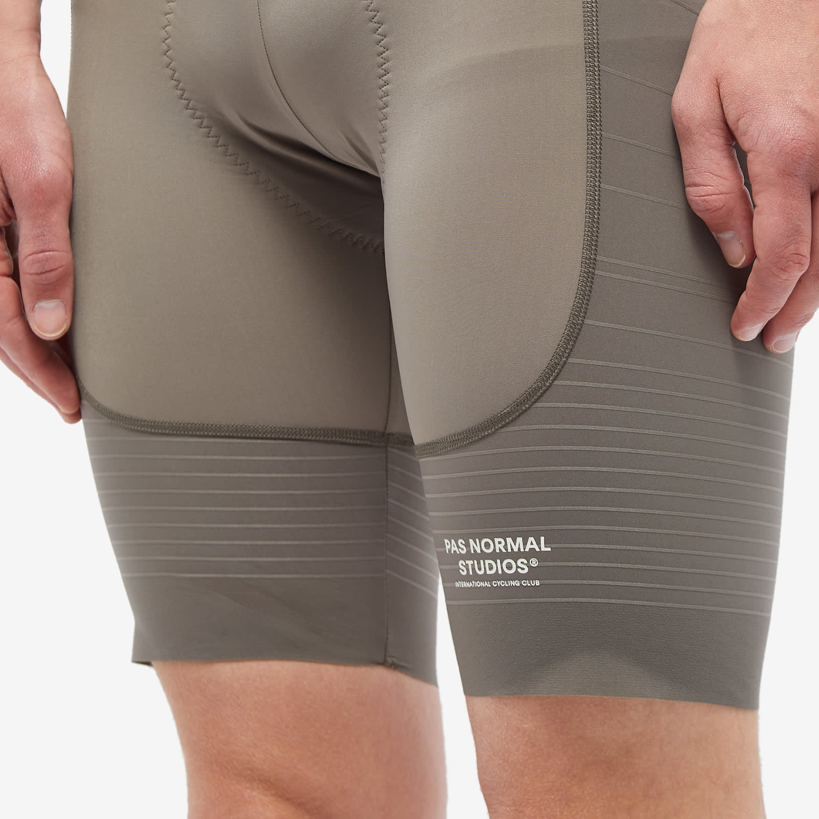 Pas Normal Studios Mechanism Pro Bib Earth | END. (GB)