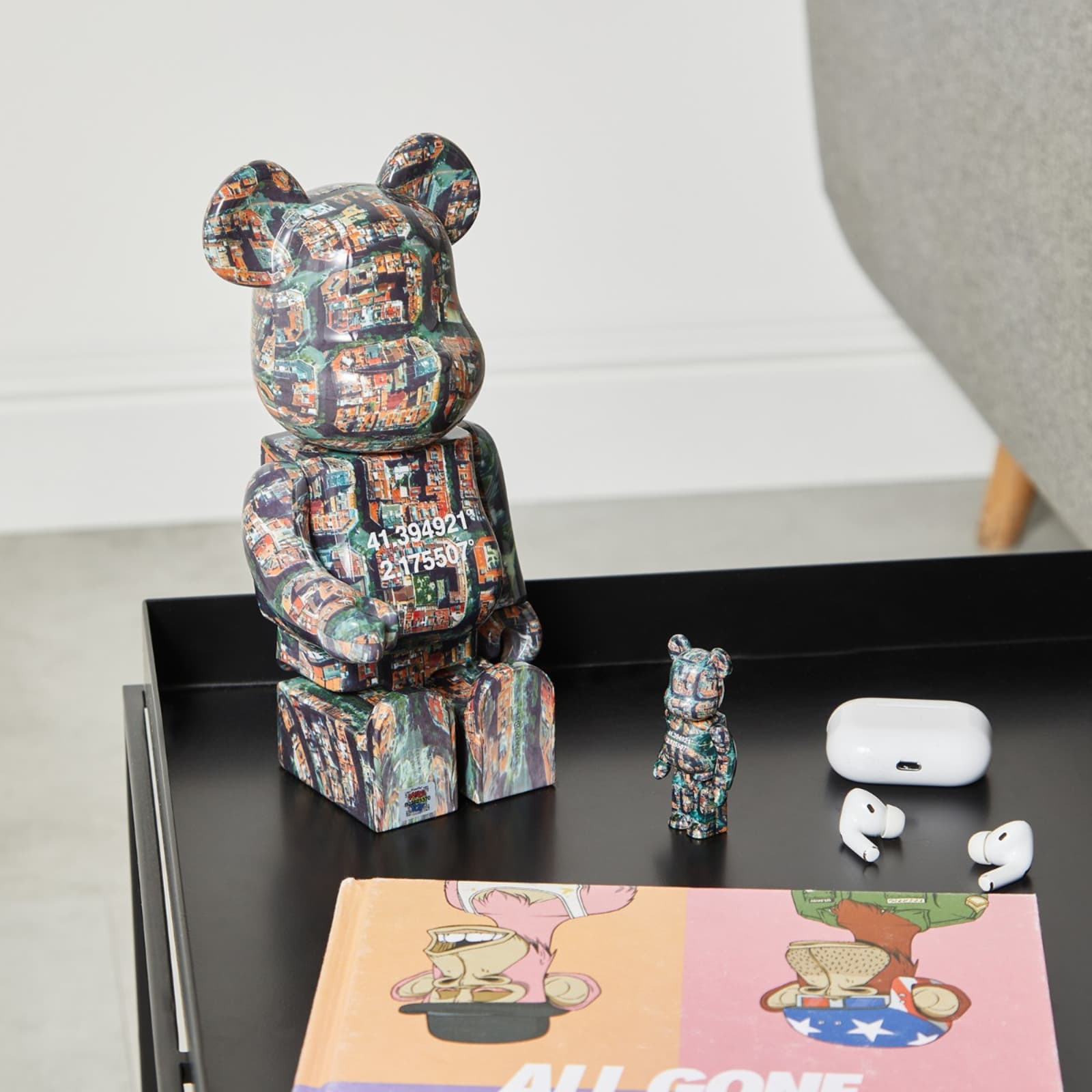 Medicom Benjamin Grant [OVERVIEW] BARCELONA Be@rbrick Multi 100% & 400% ...