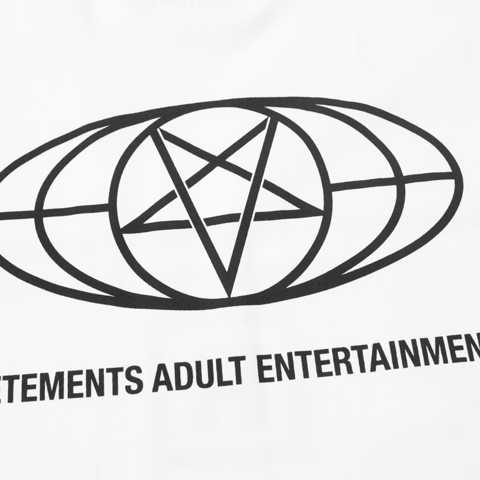 VETEMENTS Oversized 18+ Restricted T-Shirt White | END. (US)