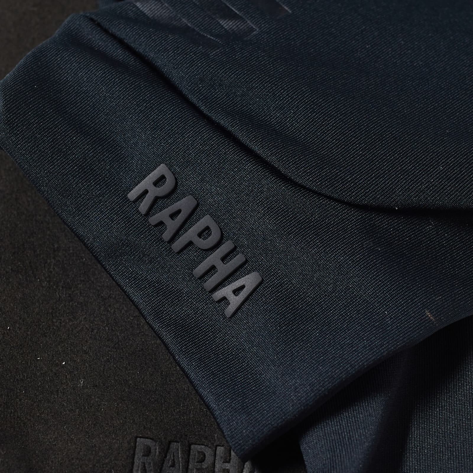 Rapha Pro Team Mitt Black | END.