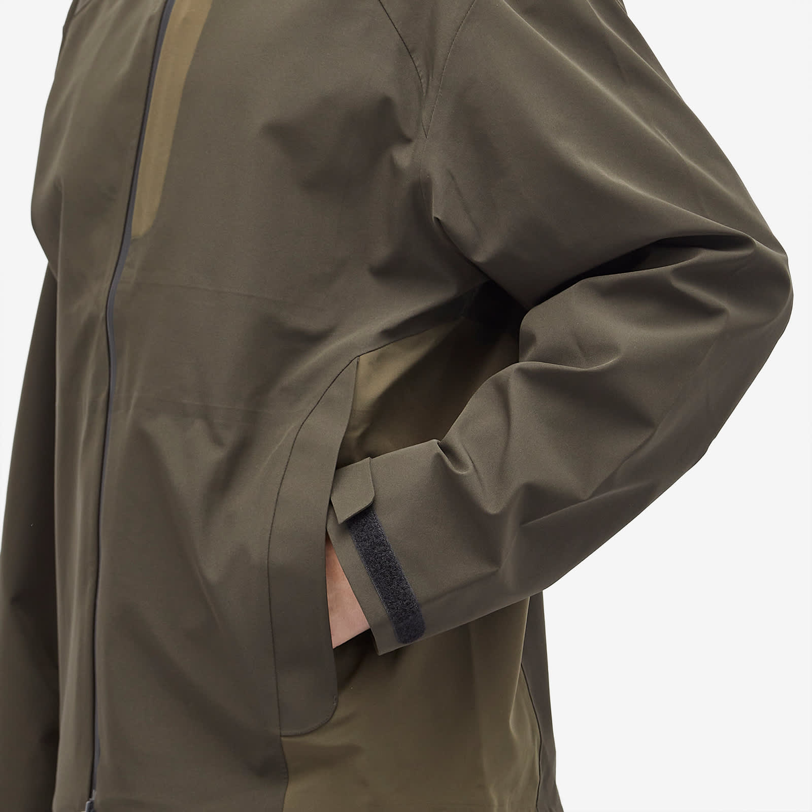 Hiking Patrol 3L Shell Jacket Moss Green | END. (KR)