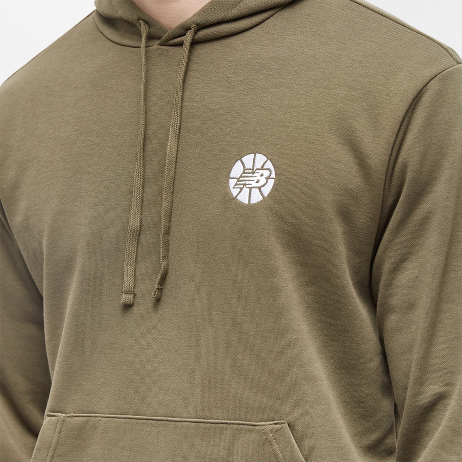 New Balance NB Hoops Essentials Fundamental Hoodie Dark Moss | END. (US)