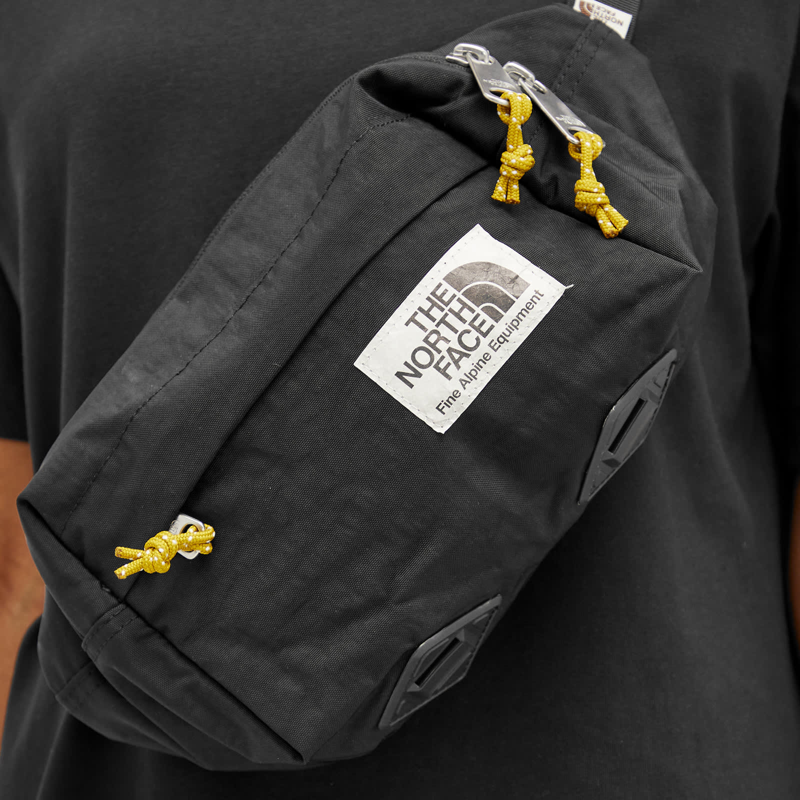 The North Face Berkeley Lumbar Bag Tnf Black & Mineral Gold | END. (HK)