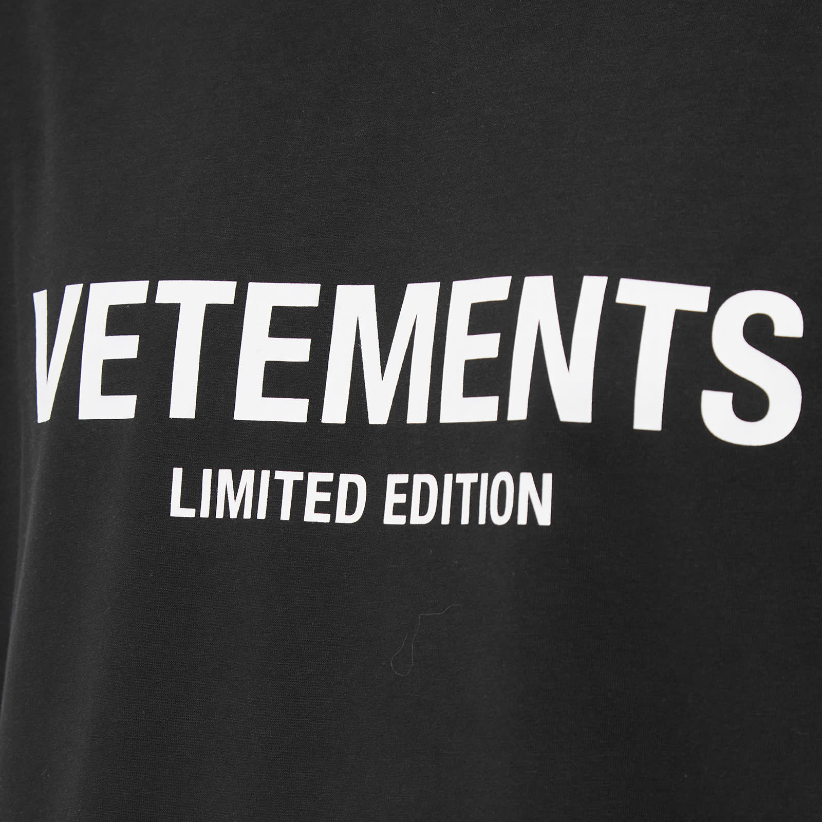 VETEMENTS Limited Edition Logo Tee Black | END. (US)