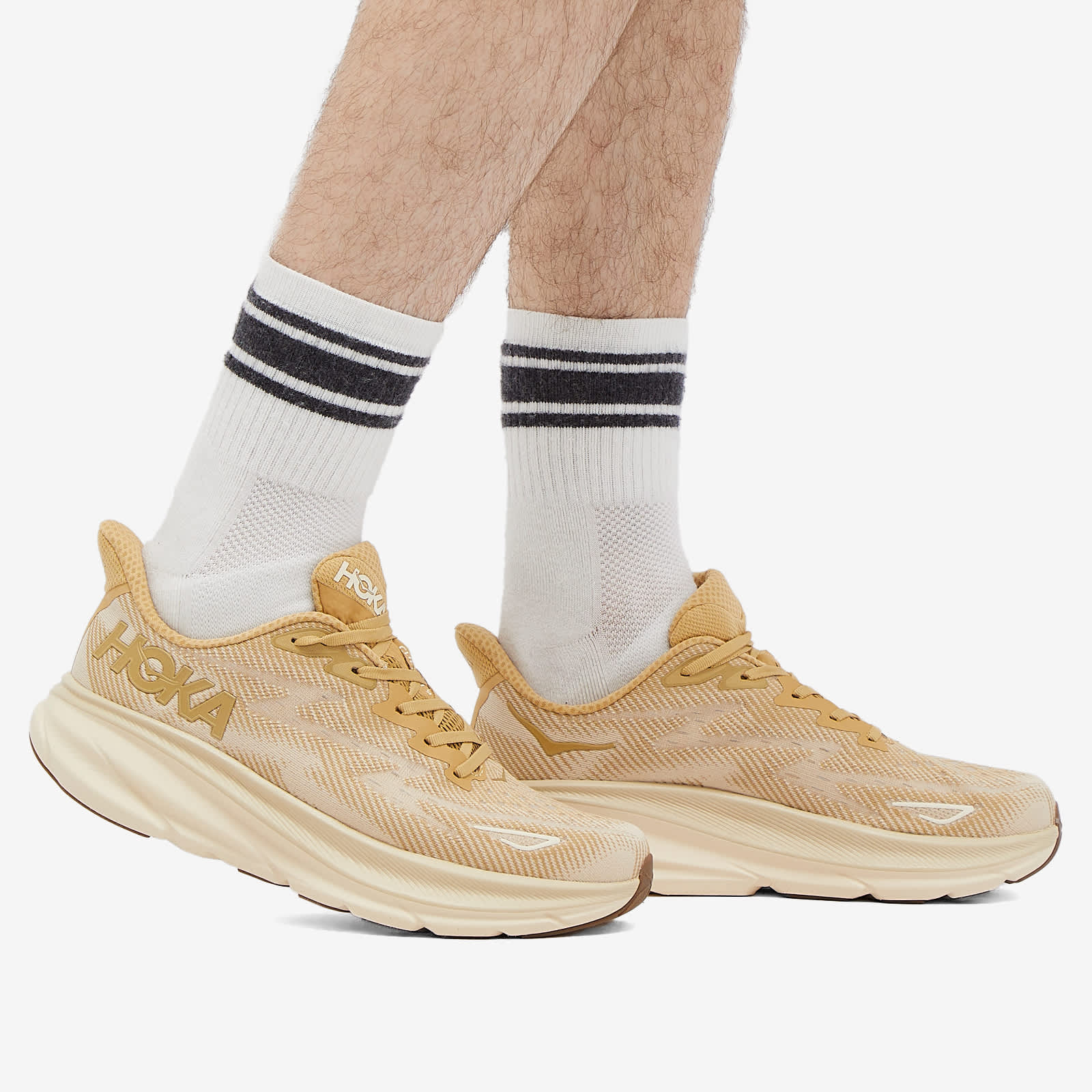 HOKA ONE ONE M Clifton 9 Wheat & Shifting Sand | END. (GB)