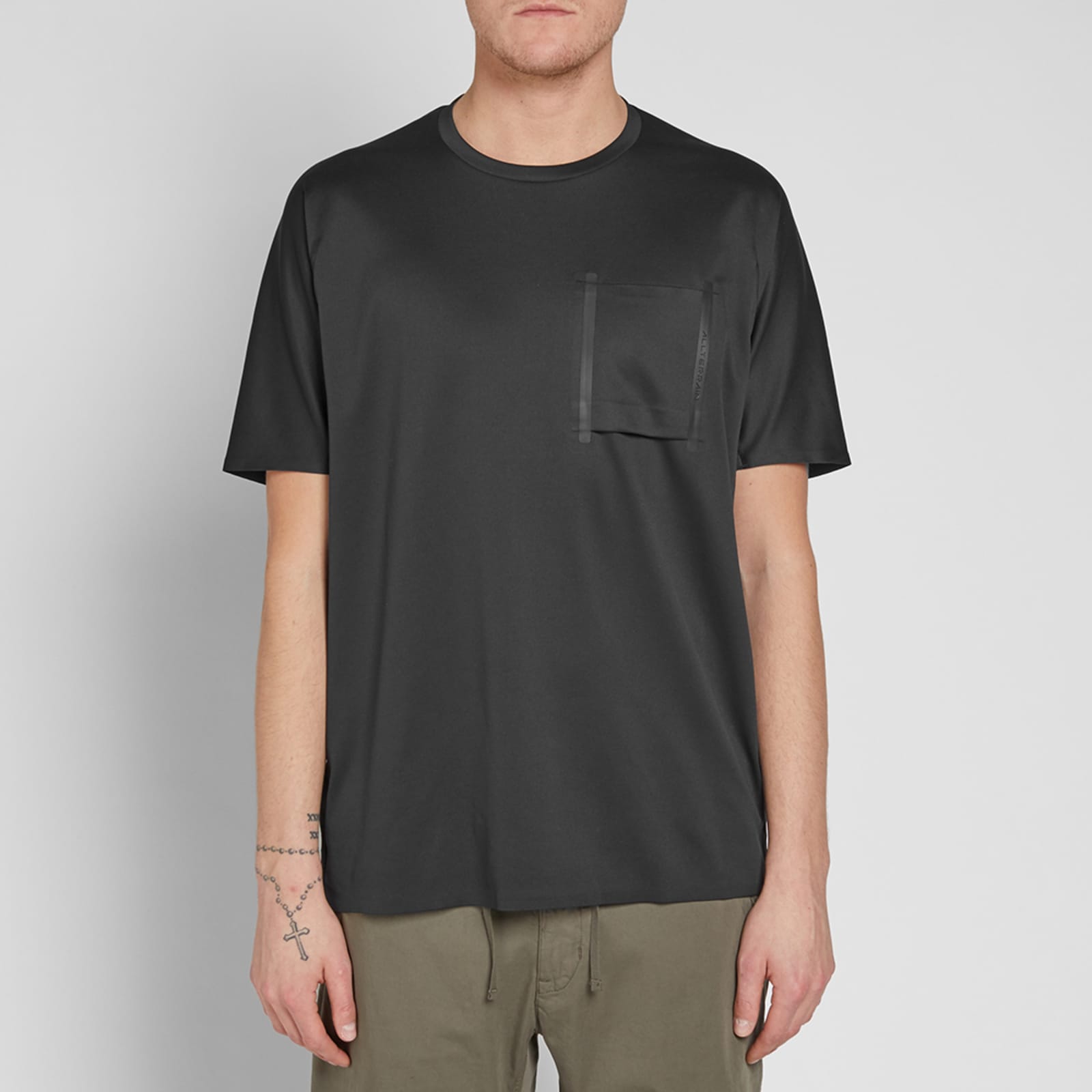 Descente Allterrain Supersonic Seamless Tee Black | END. (HK)