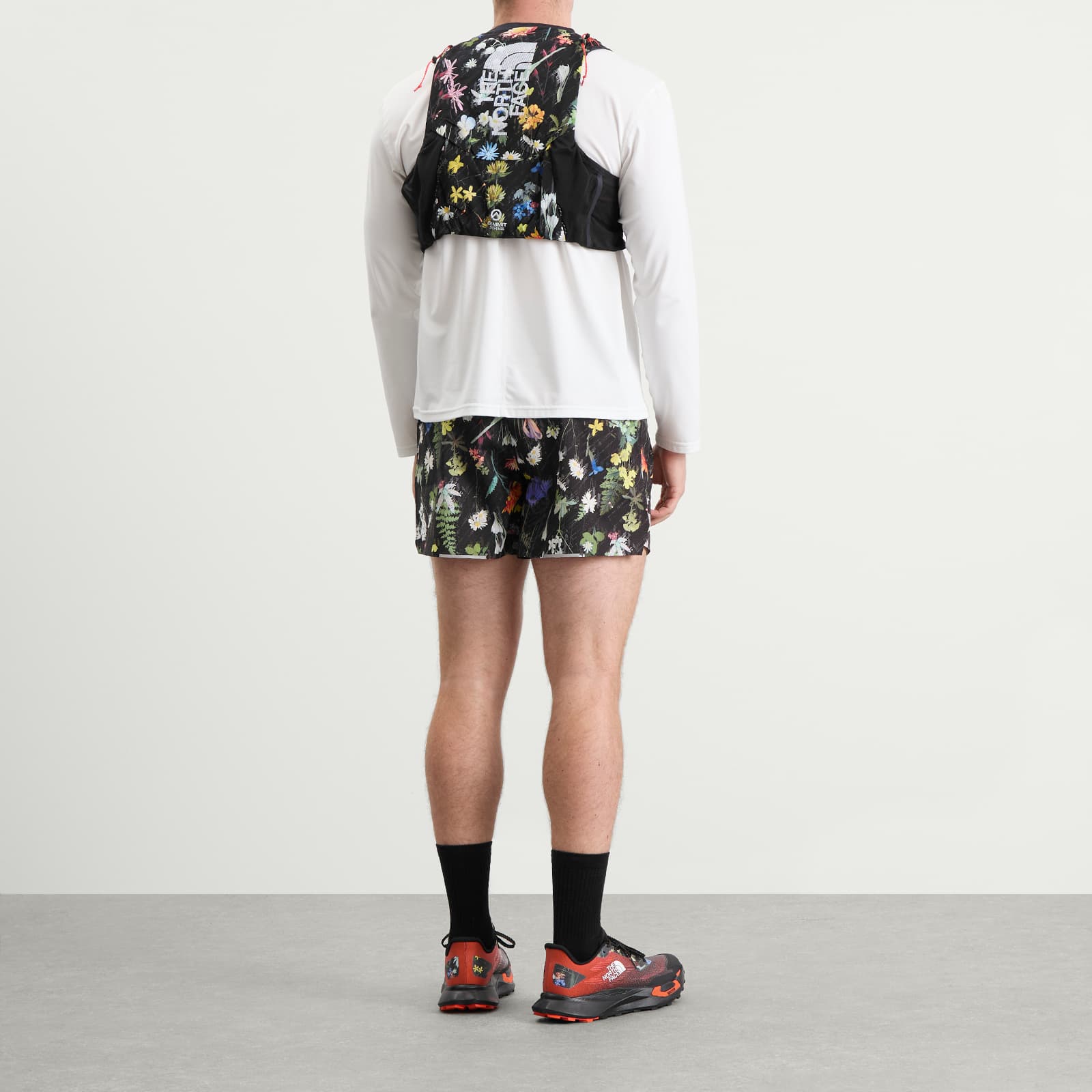 The North Face Summit Series Run Vest 10 Tnf Black & Alpine Floral ...