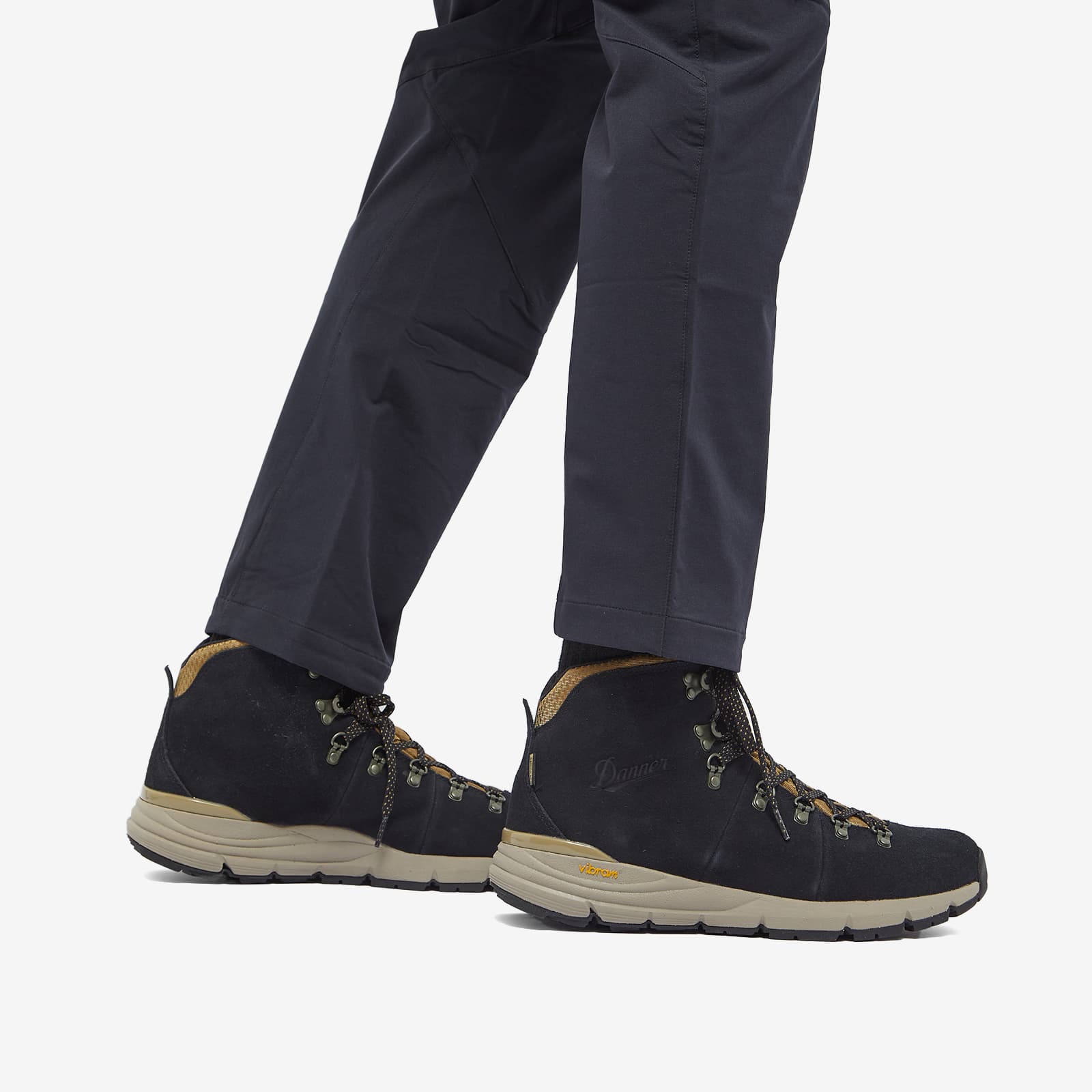 Danner Mountain 600 Black & Khaki | END. (GB)