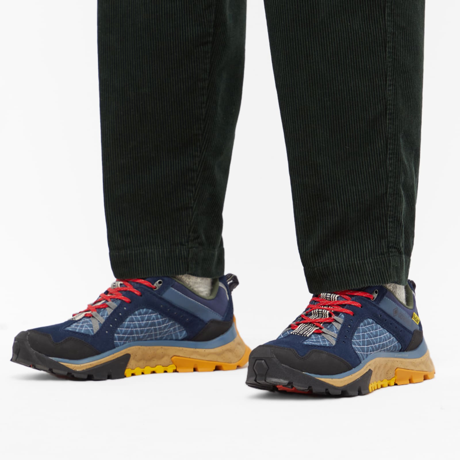 Timberland x Bee Line Solar Ridge Low Hiker Gore-Tex Navy Suede | END. (US)