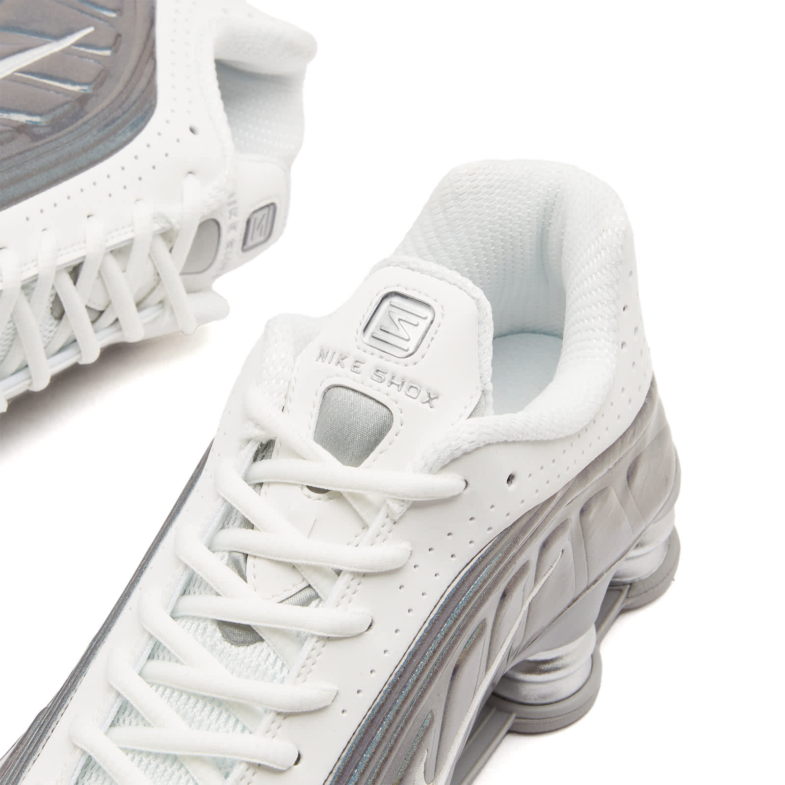 Nike Shox R4 W Sneaker White & Silver | END. (US)