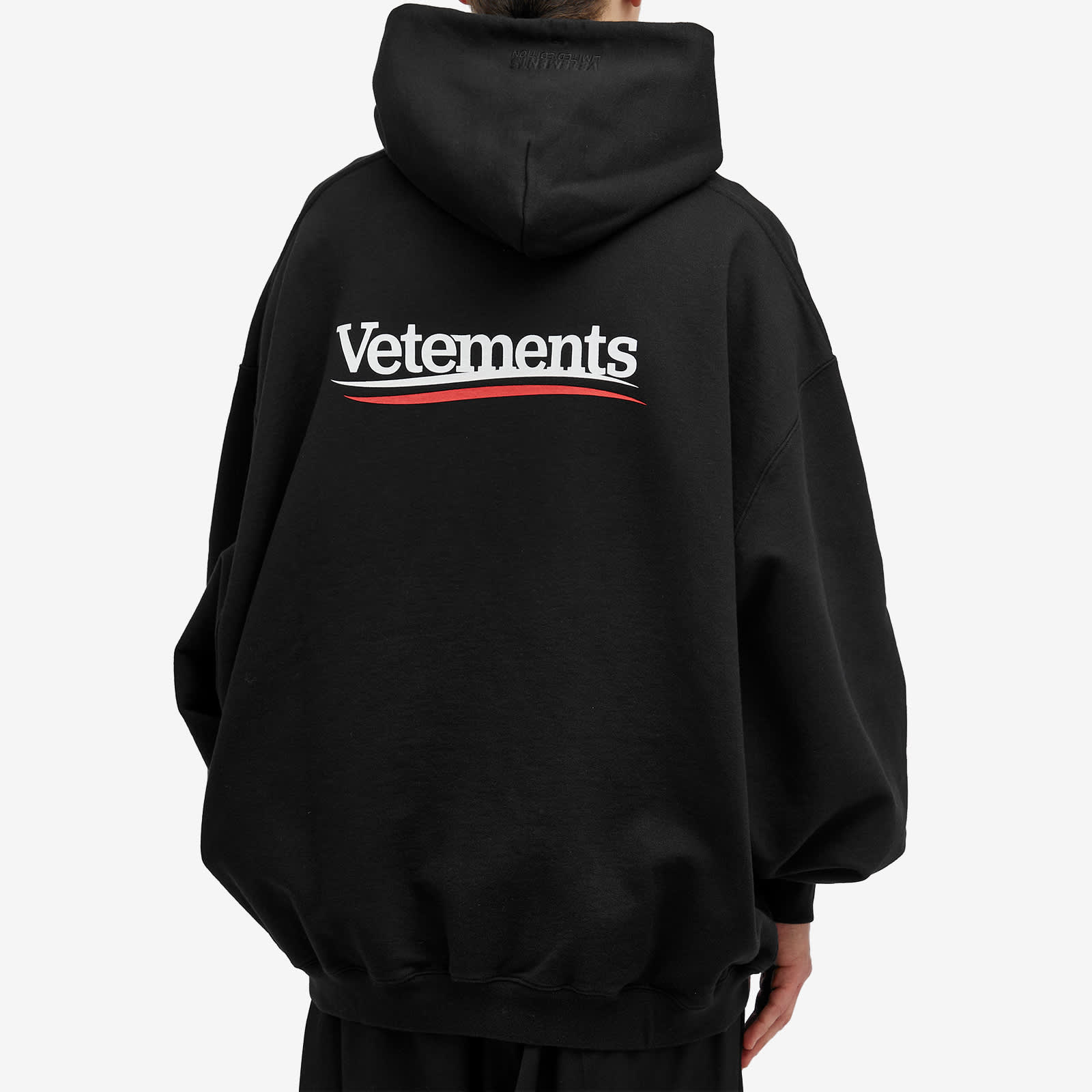 VETEMENTS Campaign Logo Hoodie Black | END. (HK)