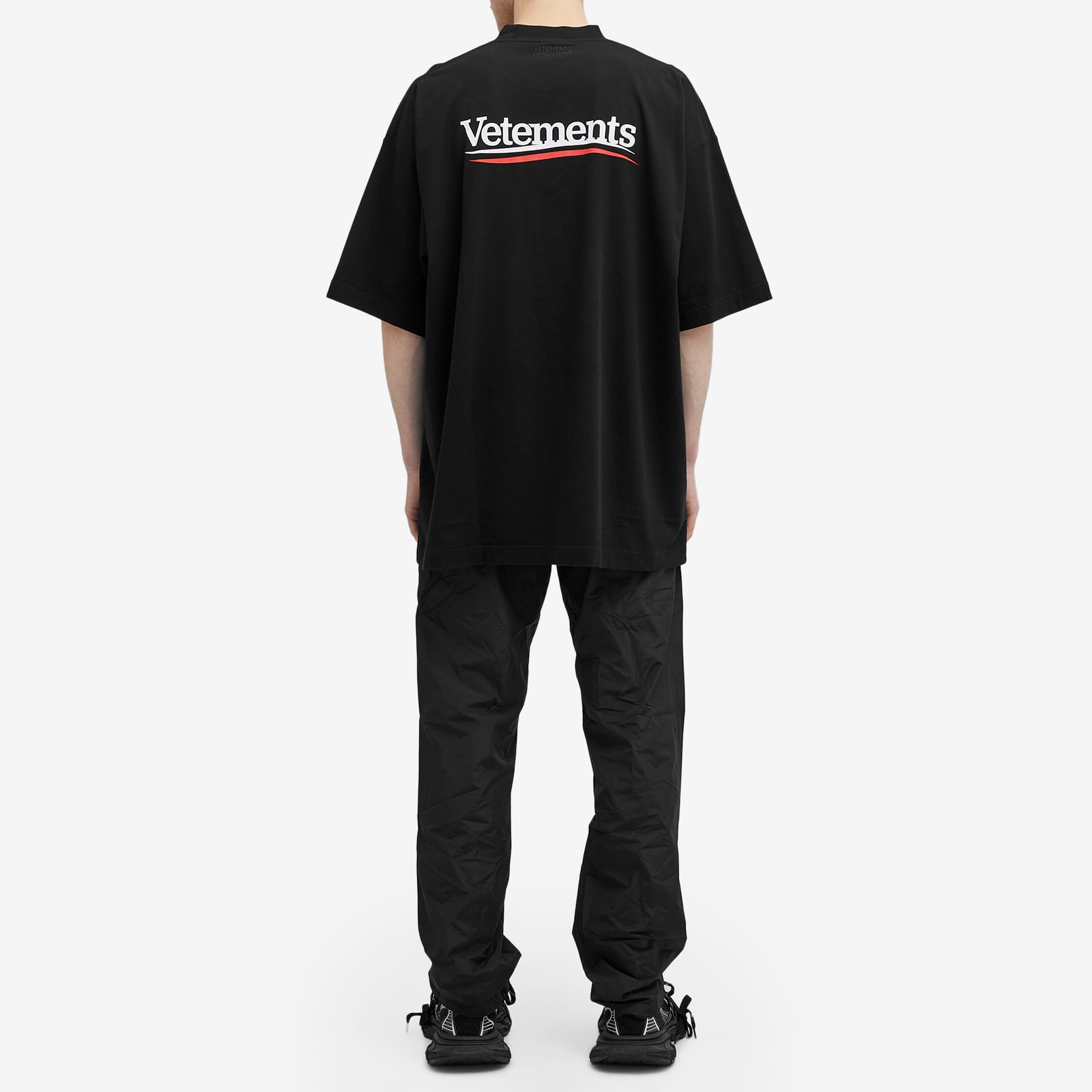 VETEMENTS Campaign Logo T-Shirt Black | END. (JP)