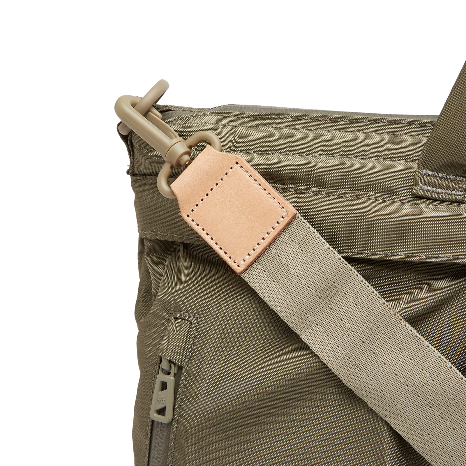 F/CE. 420 re/cor 3-Way Helmet Bag Sage Green | END. (GB)