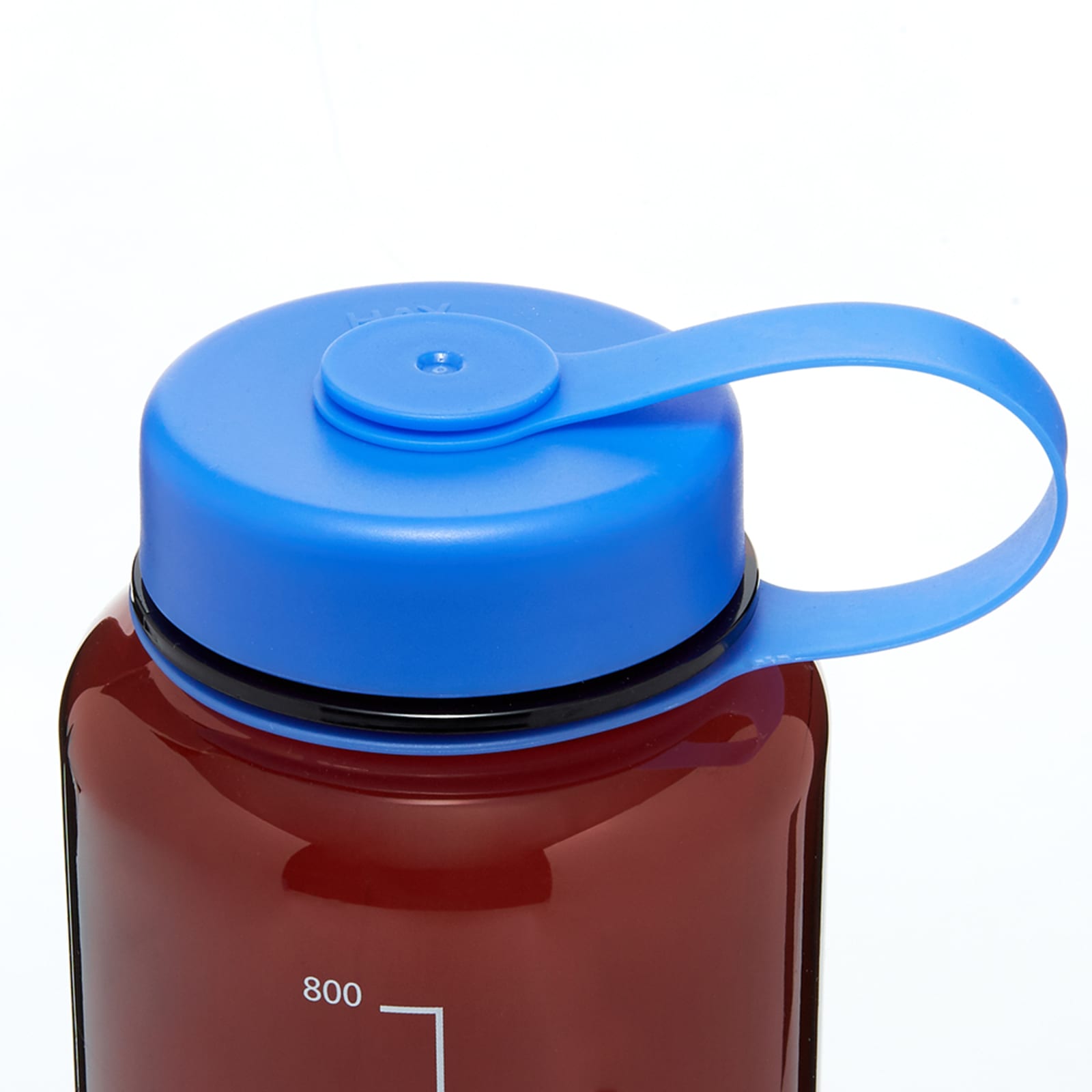 HAY Water Bottle - 0.9L Burgundy | END. (US)