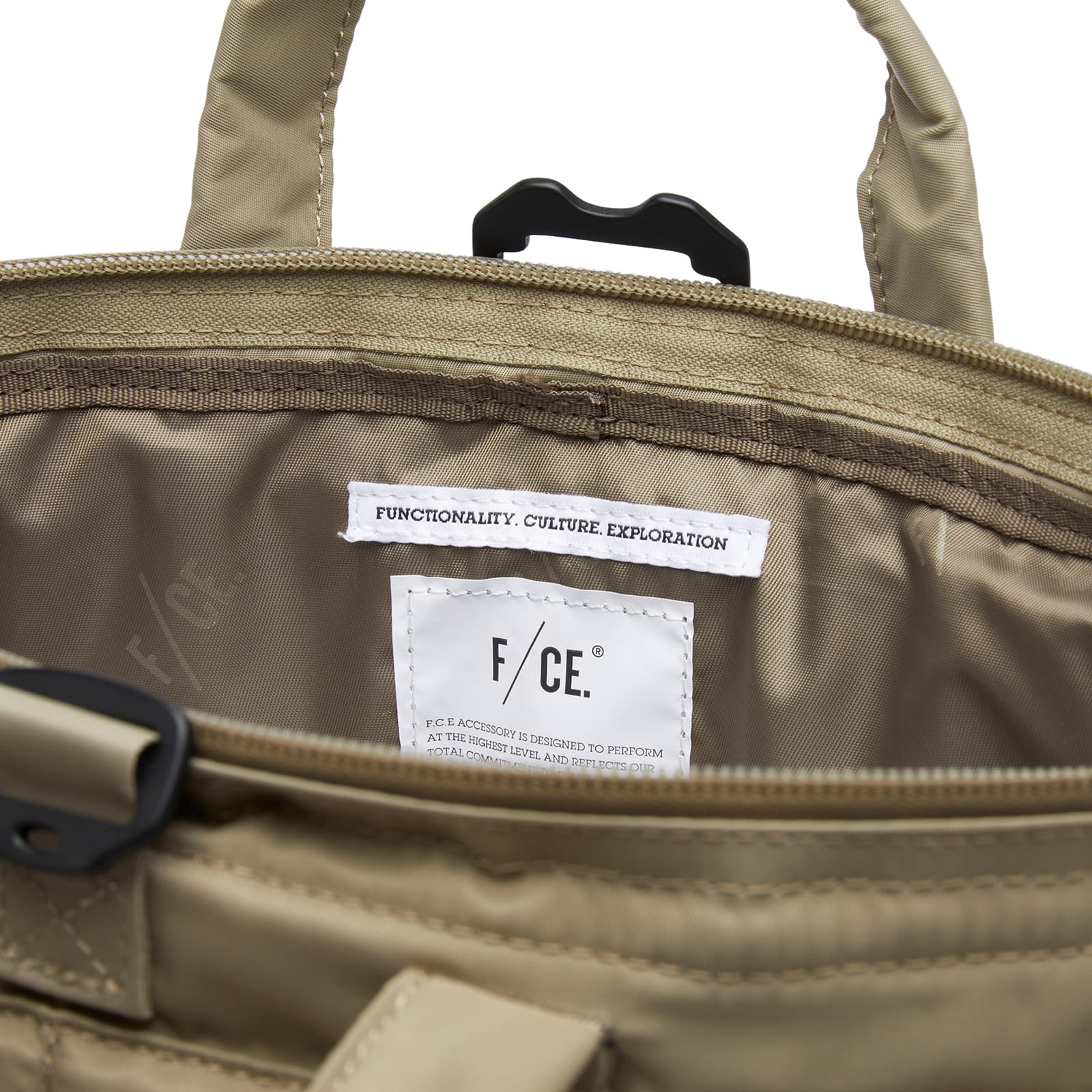 F/CE. Recycled Twill 3-Way Helmet Bag Sage Green | END. (KR)