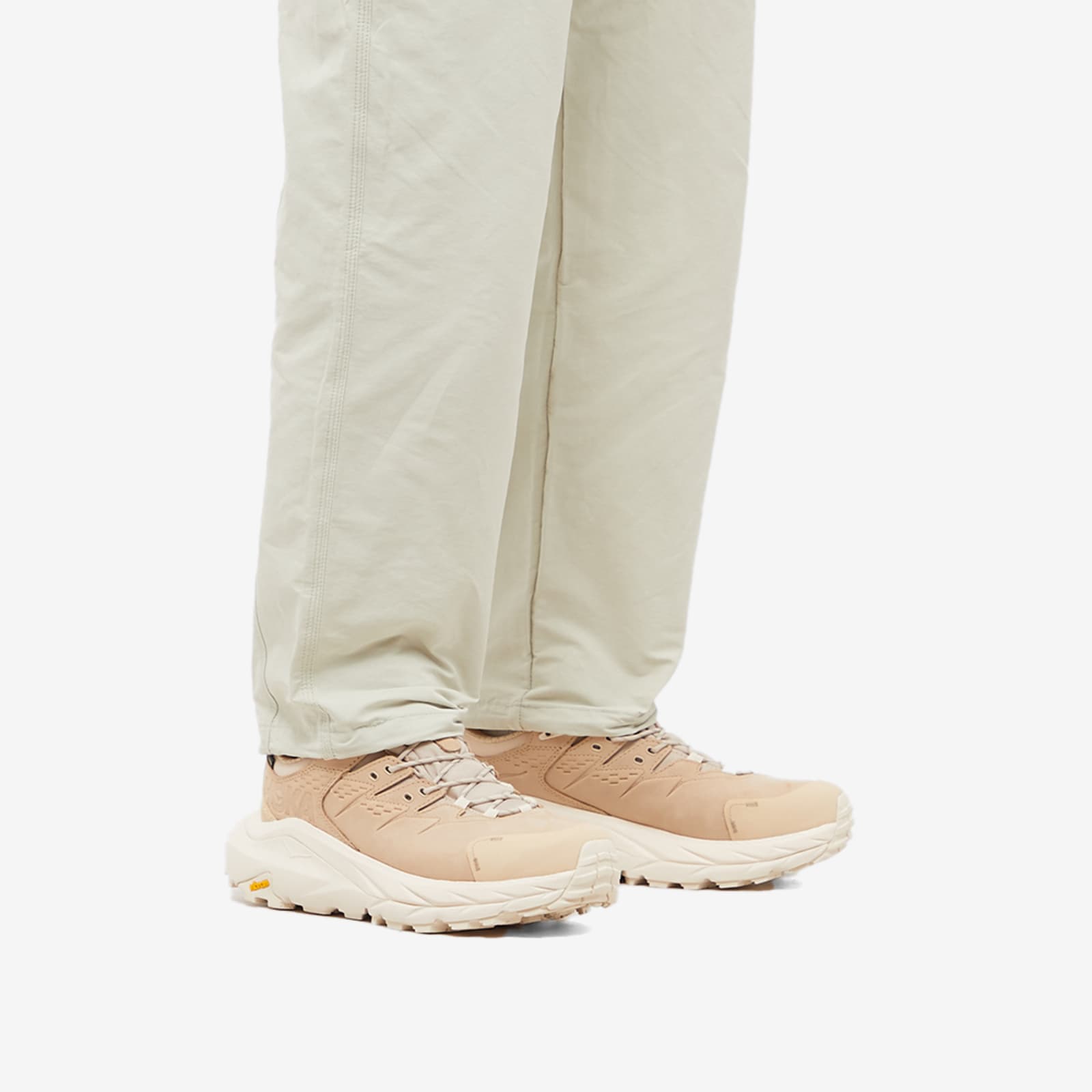 HOKA ONE ONE Kaha 2 Low GTX Shifting Sand & Eggnog | END. (HK)