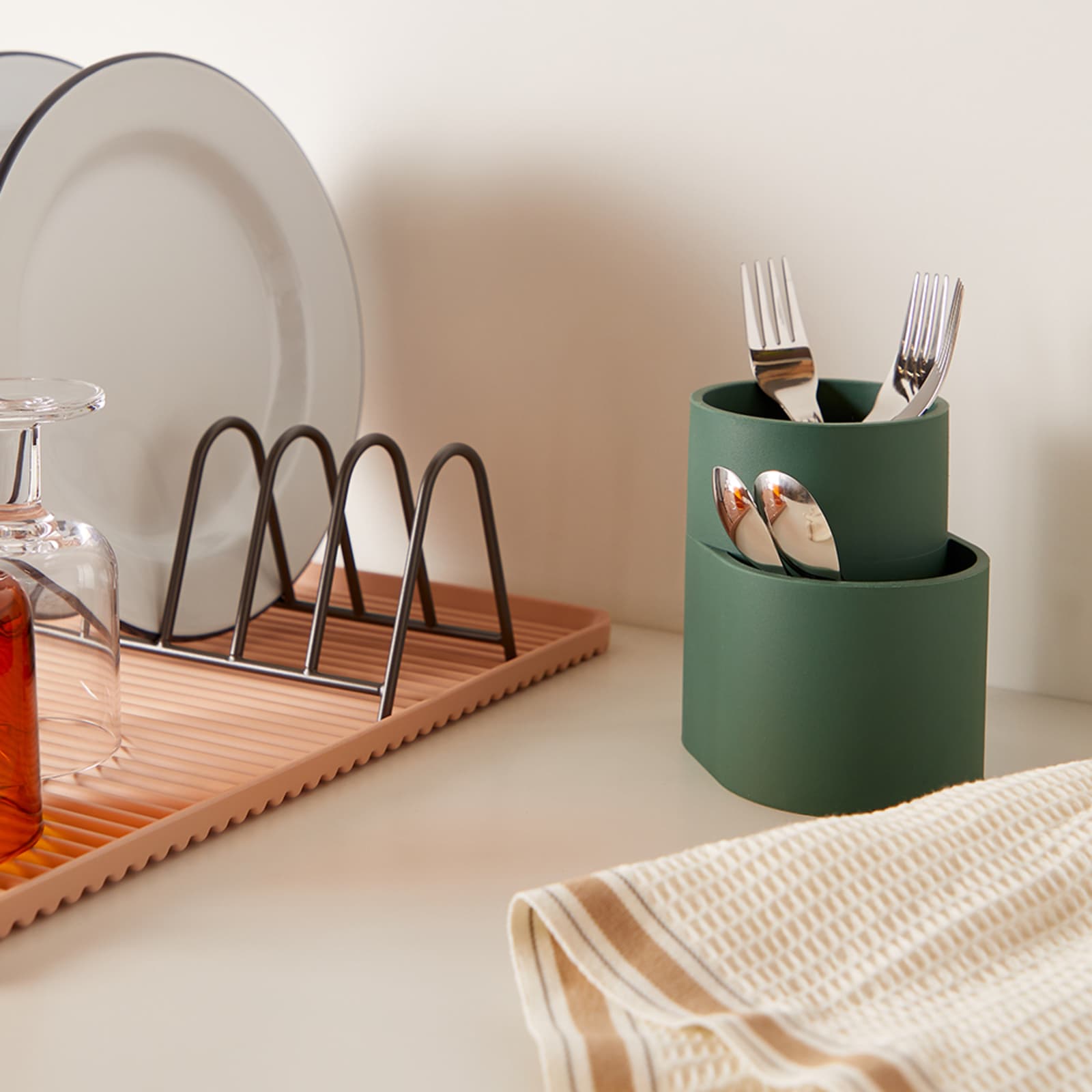 HAY Kitchen Utensil Cup Green | END. (US)