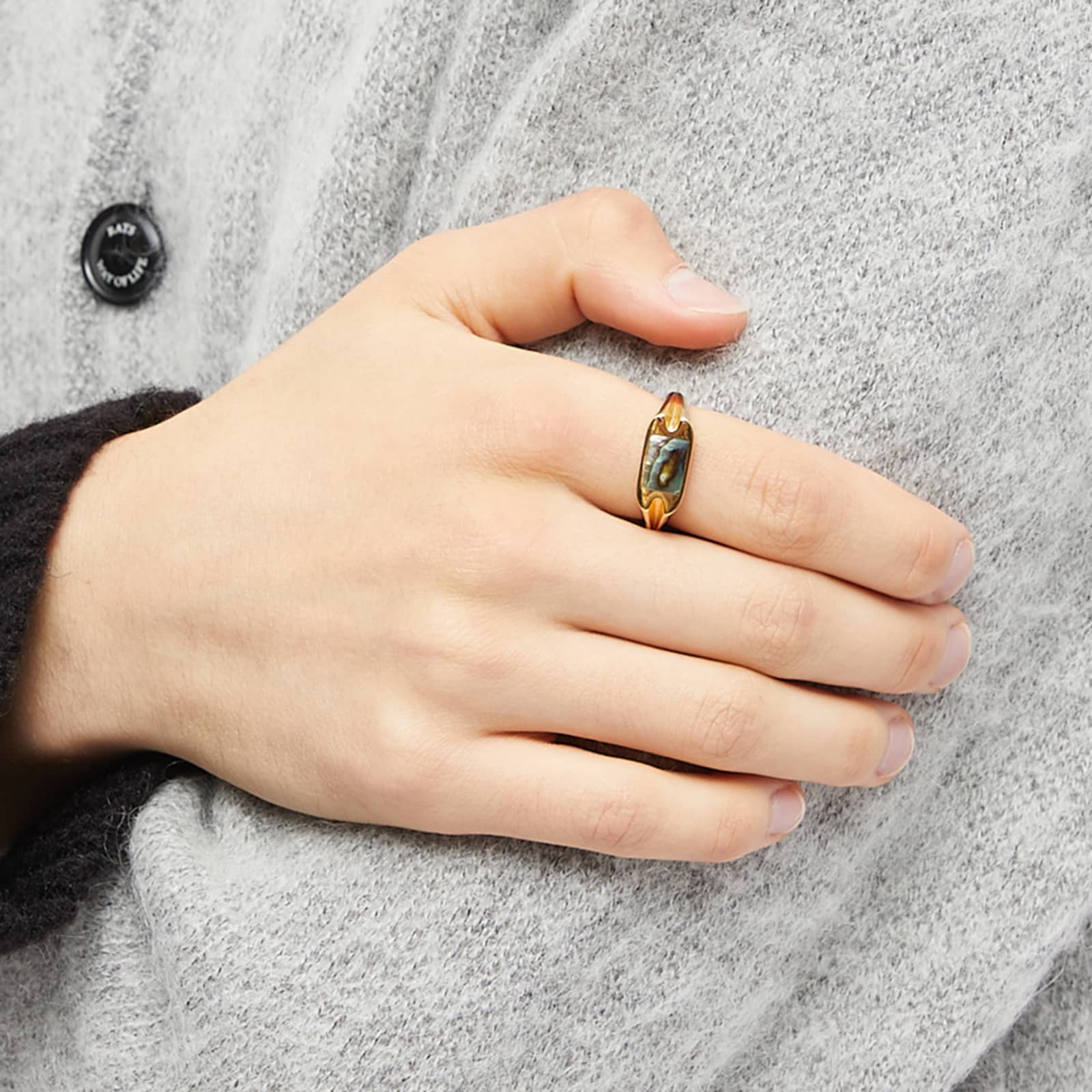 Maple Danny Signet Ring Gold & Abalone | END. (Global)