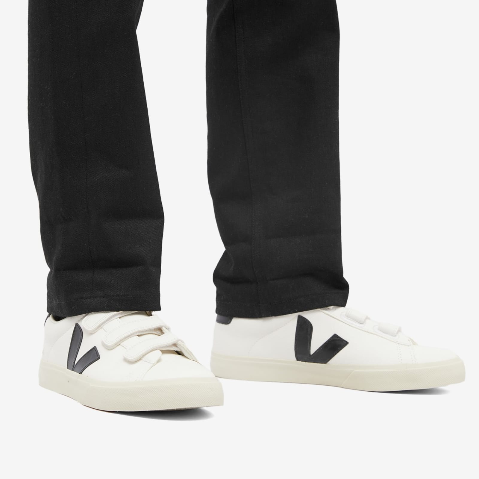 Veja Recife Velcro Sneaker Extra White & Black | END.