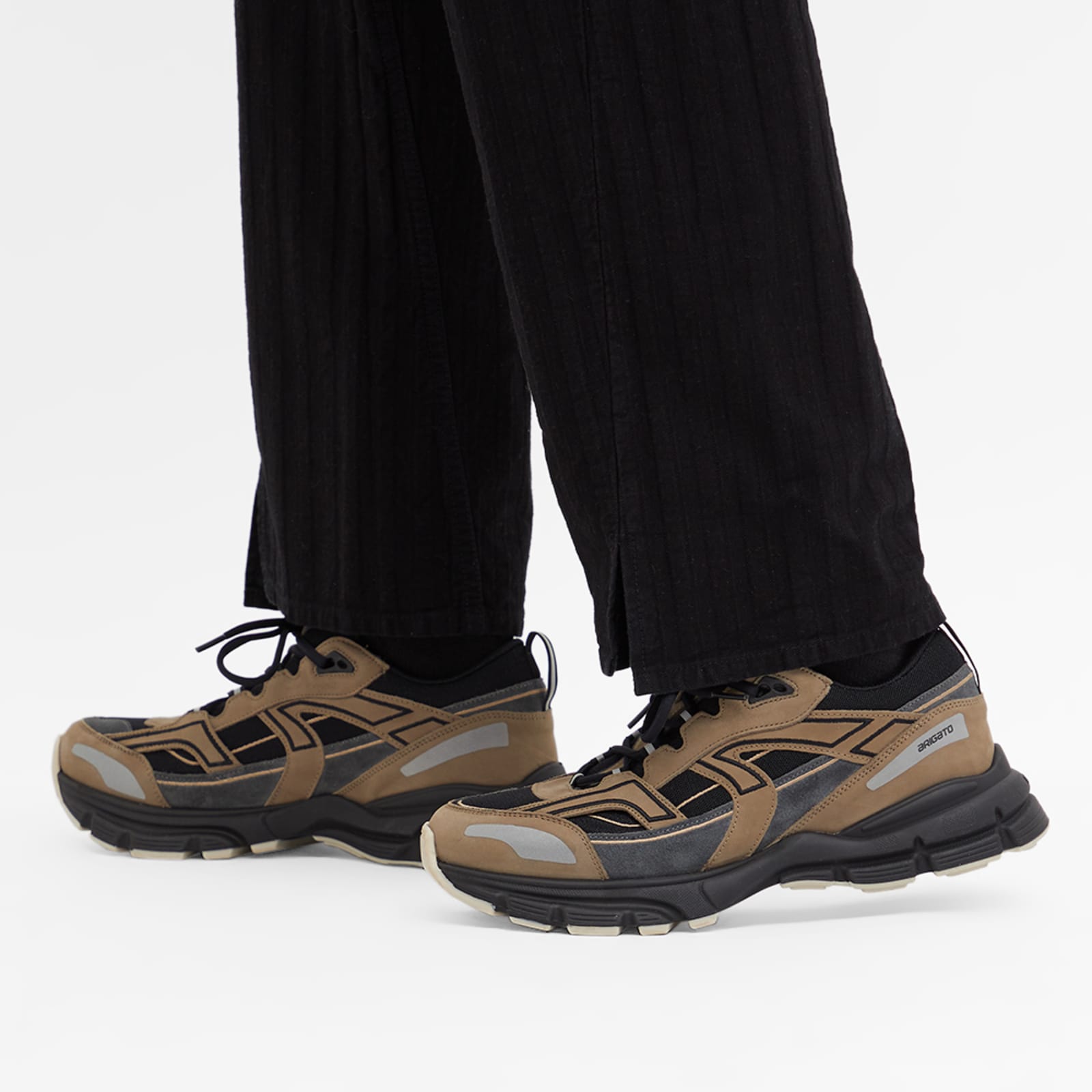 Axel Arigato Marathon R-Trail Sneaker Sand & Black | END. (ES)