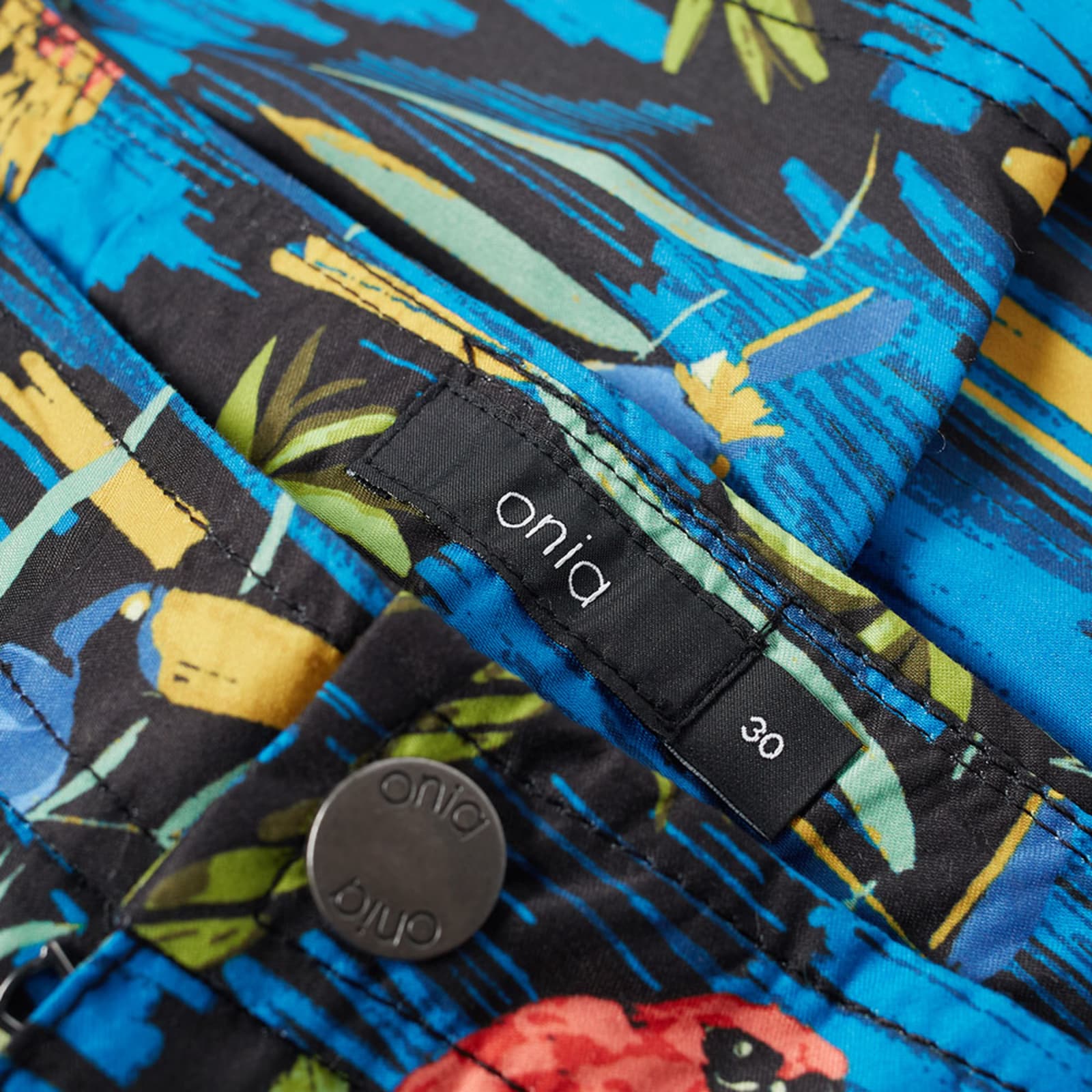 Onia Calder 7.5" Island Convo Swim Shorts Black Multi | END. (US)