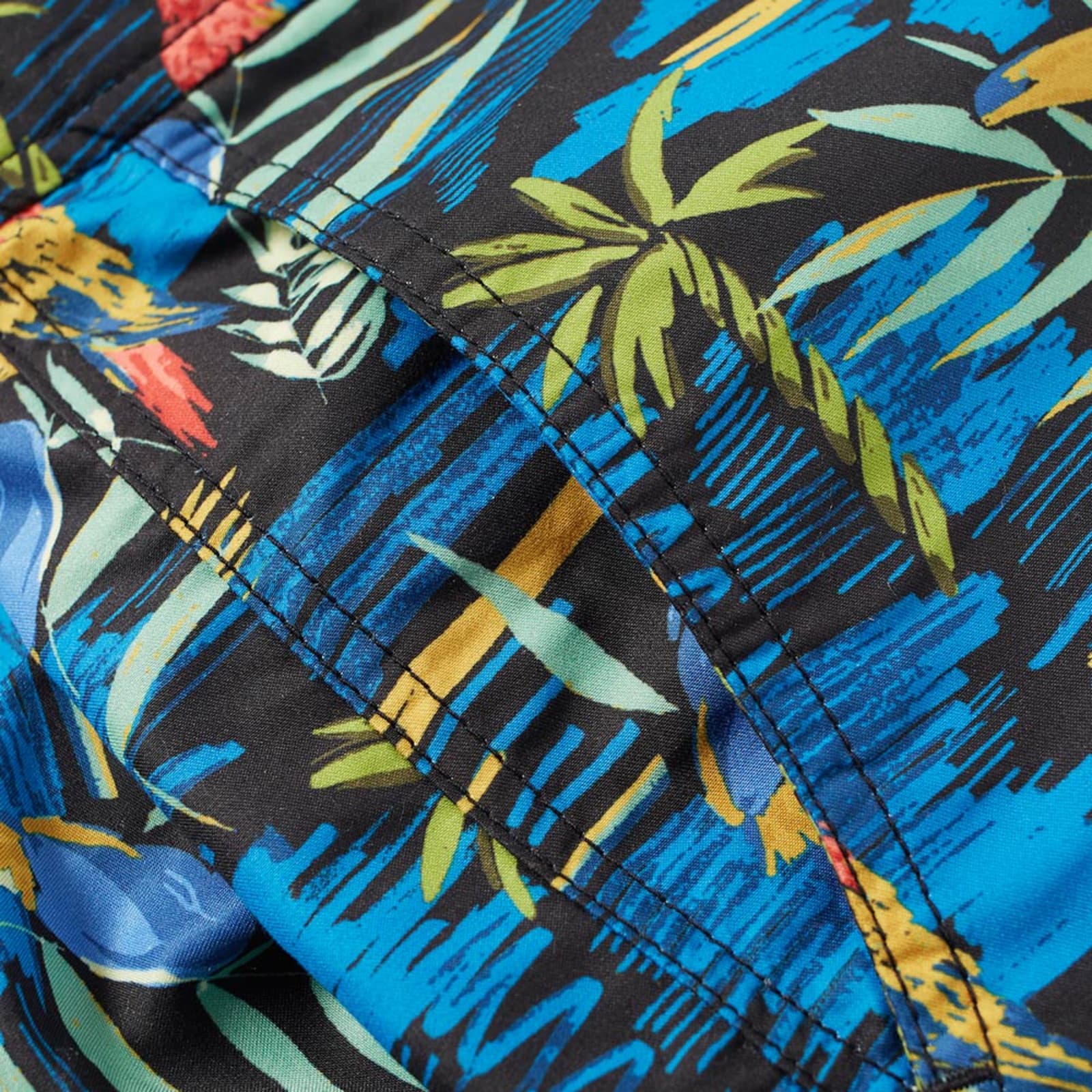 Onia Calder 7.5" Island Convo Swim Shorts Black Multi | END. (US)