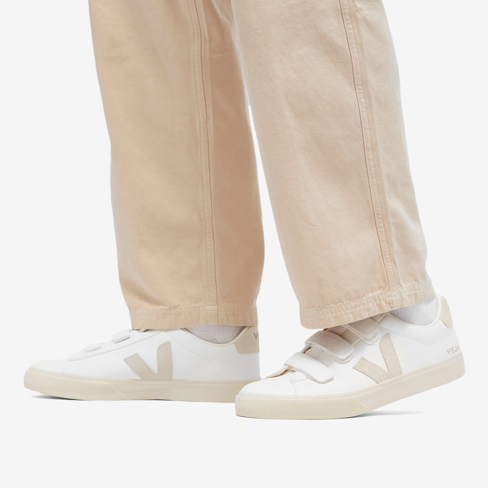Veja Recife Velcro Sneaker Extra White & Natural | END. (US)