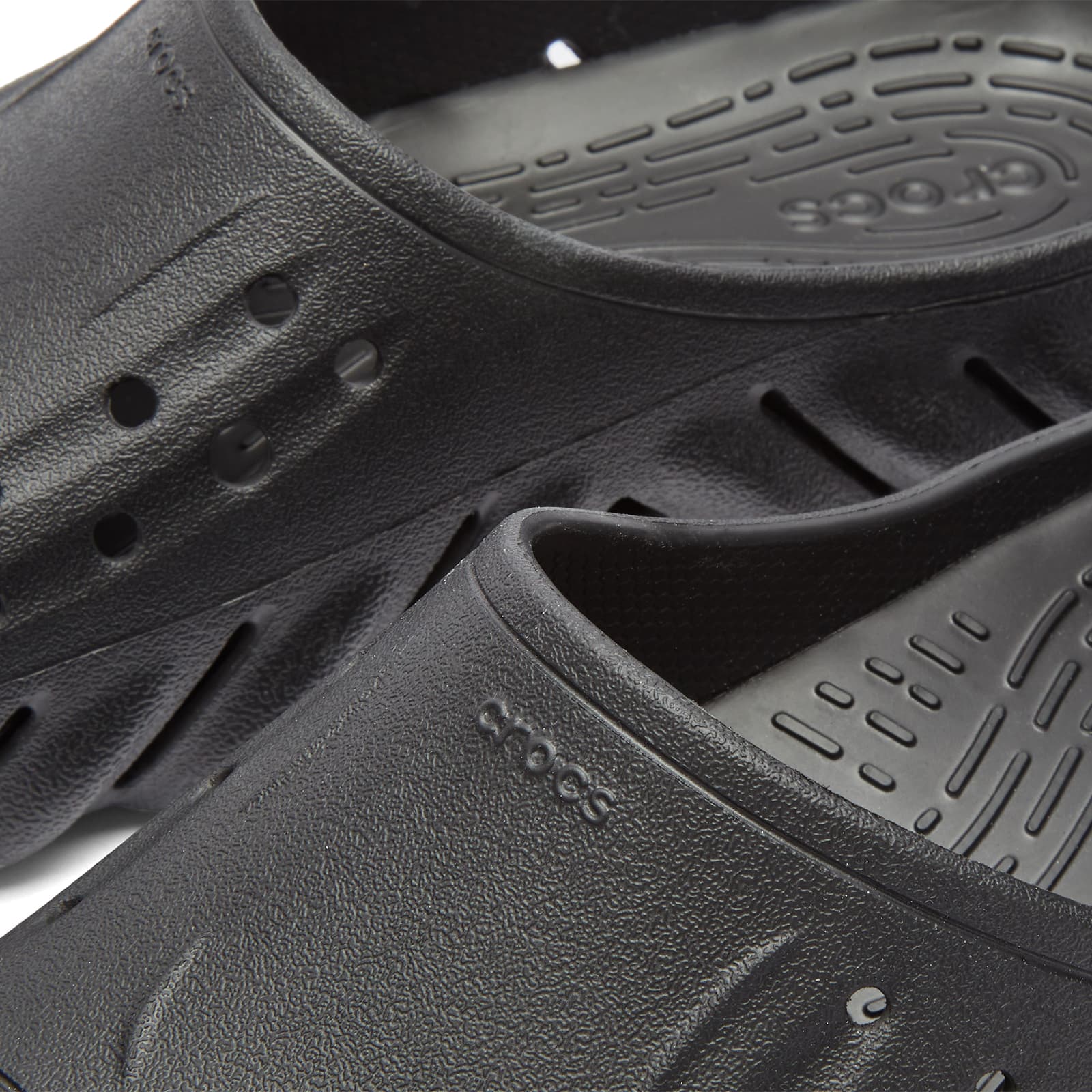 Crocs Echo Slide Black | END. (CA)