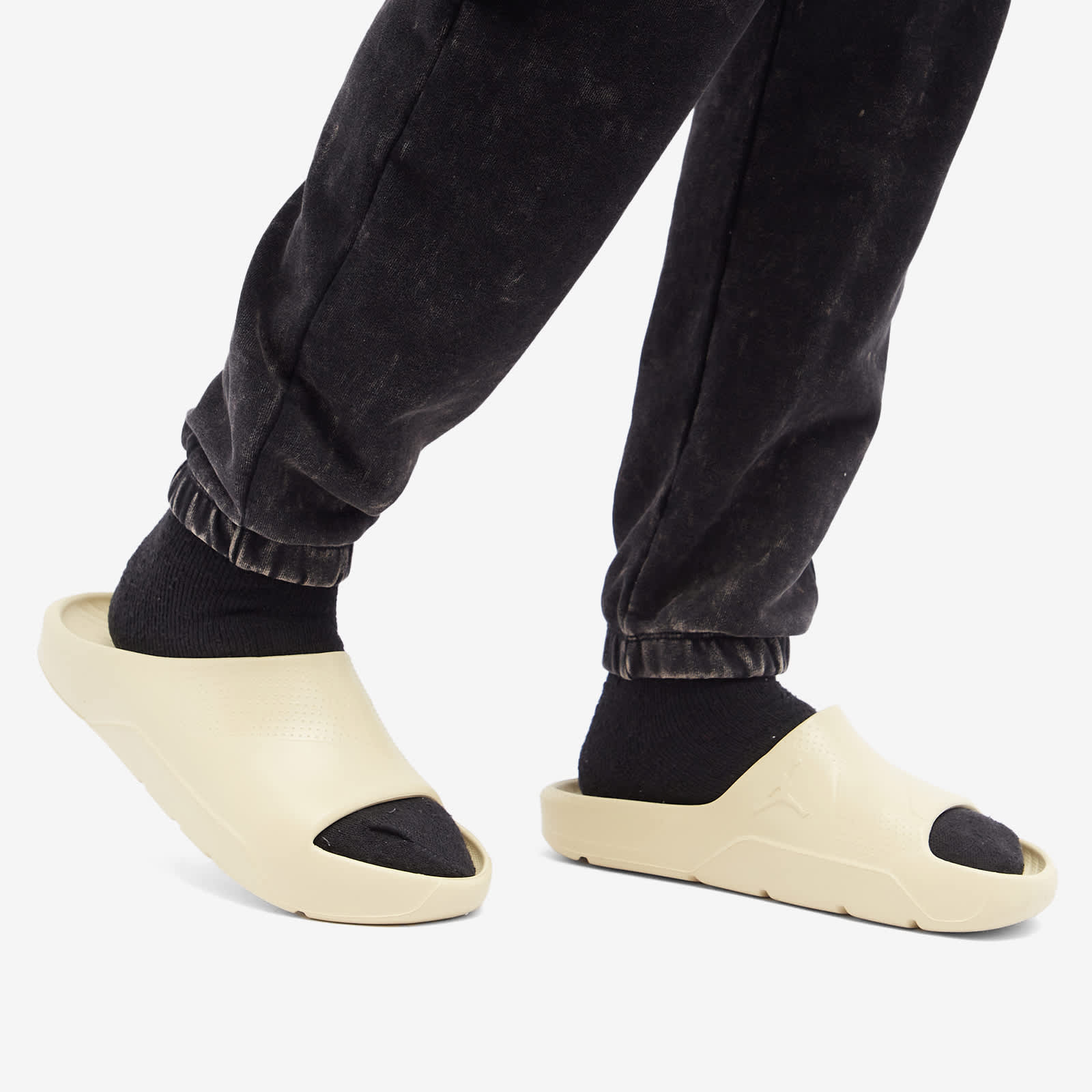 Air Jordan Post Slide Team Gold | END. (US)