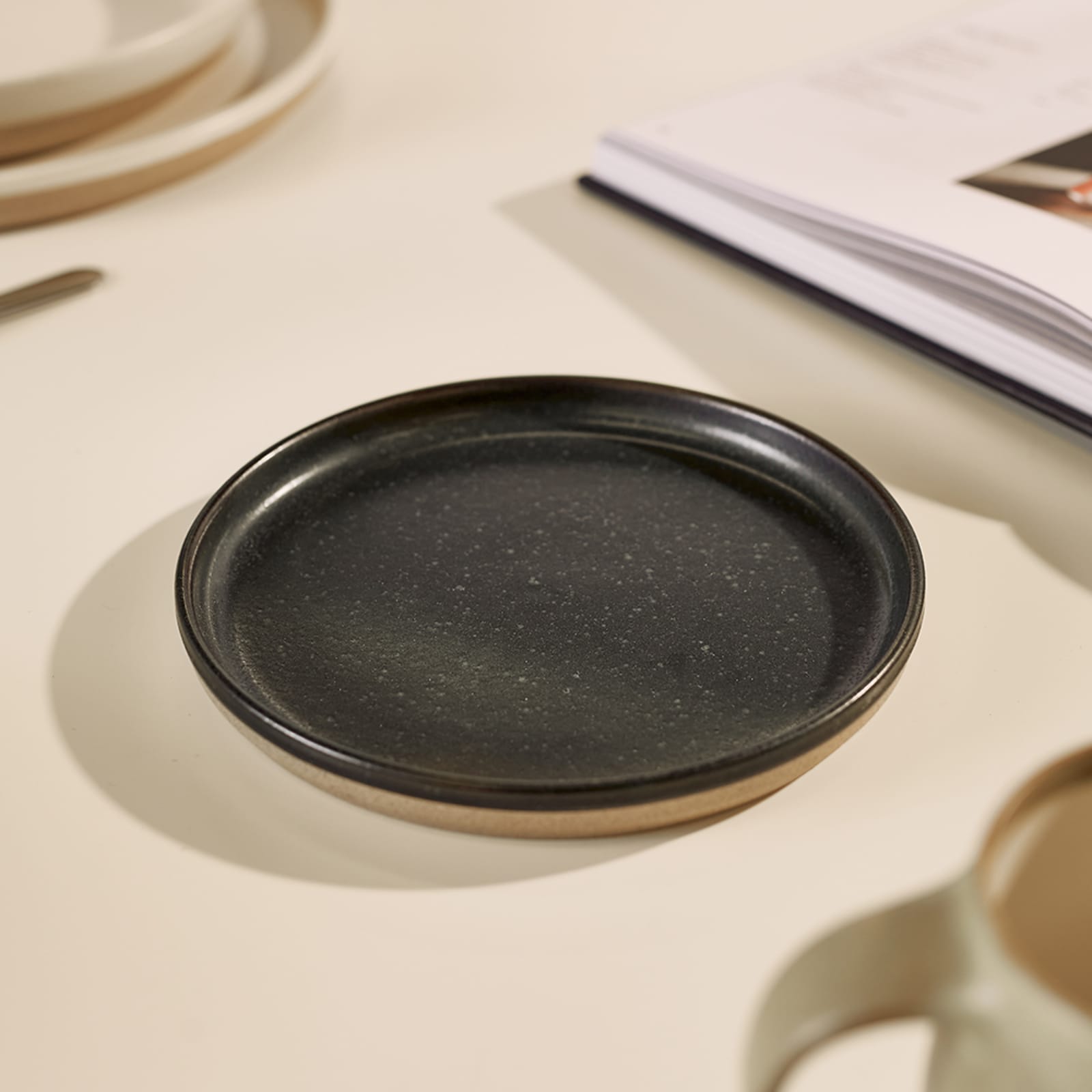 KINTO CLK-151 Small Ceramic Plate Black 160ml | END. (US)