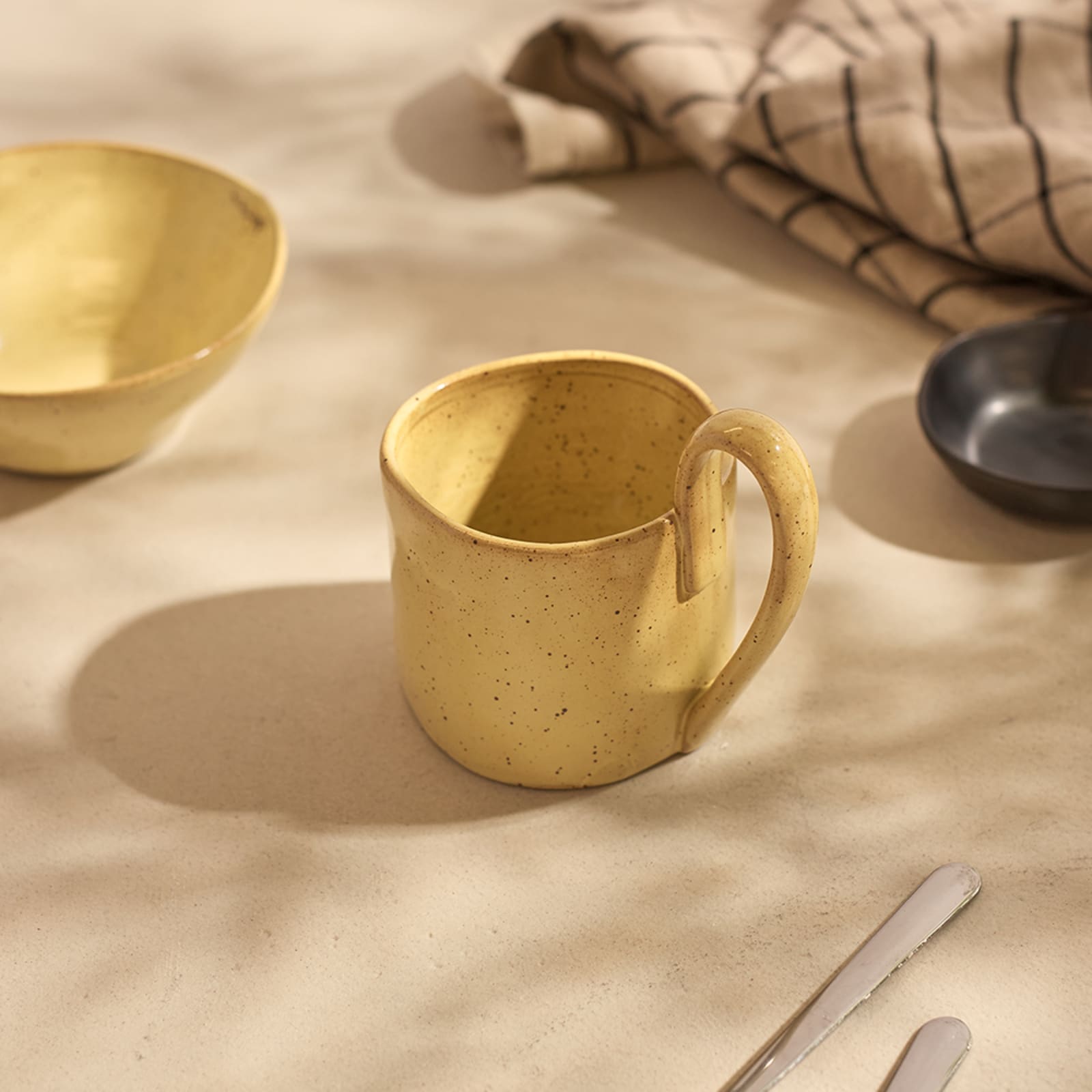 ferm LIVING Flow Mug Yellow Speckle | END.