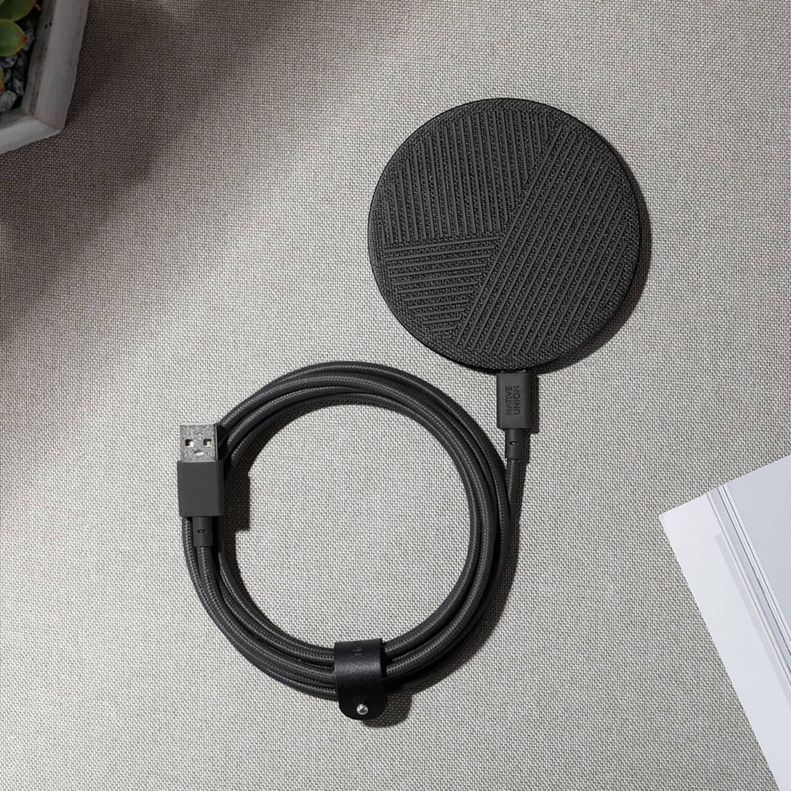 Native Union Drop Wireless Device Charger Slate | END. (US)