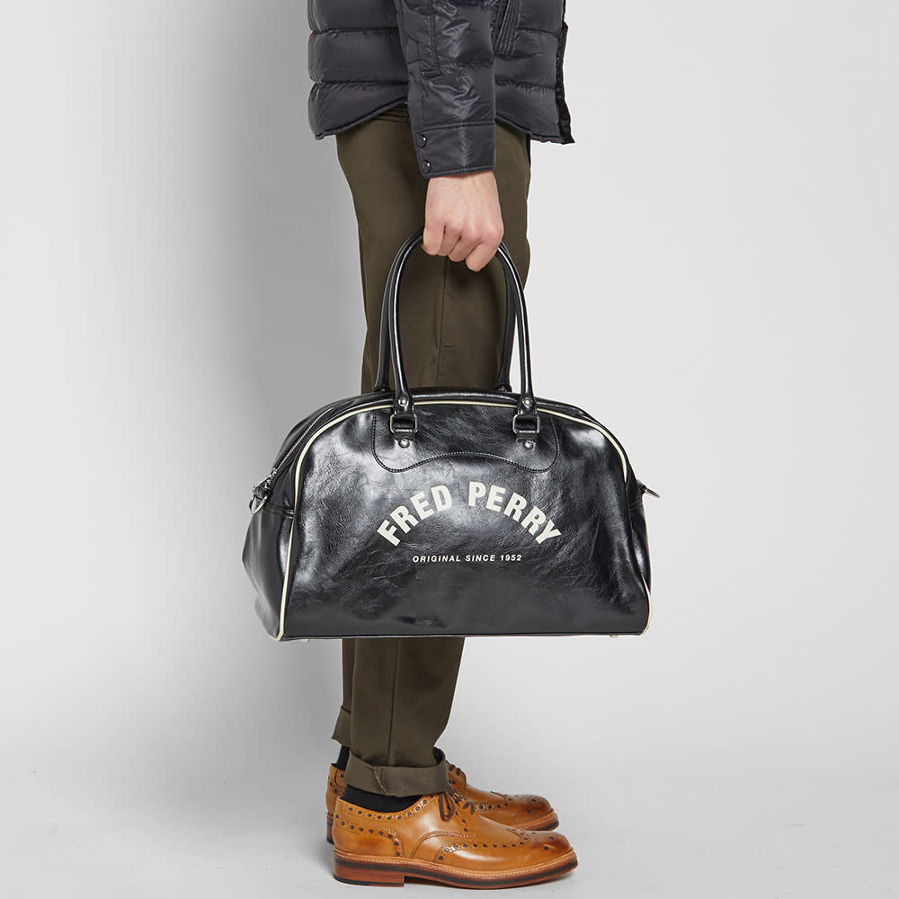 Fred Perry Classic Grip Bag Black & Ecru | END. (US)